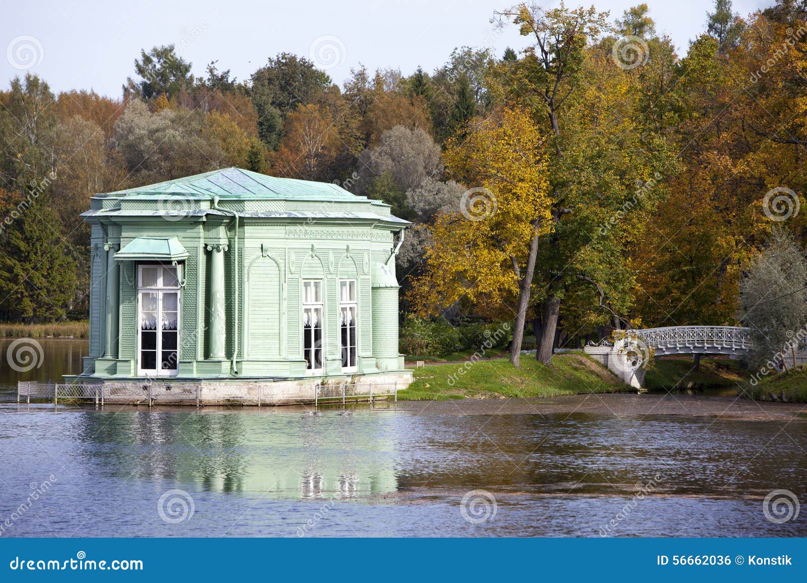 Pavillon En Parc Gatchina Petersburg Russie Photo stock - Image du ...