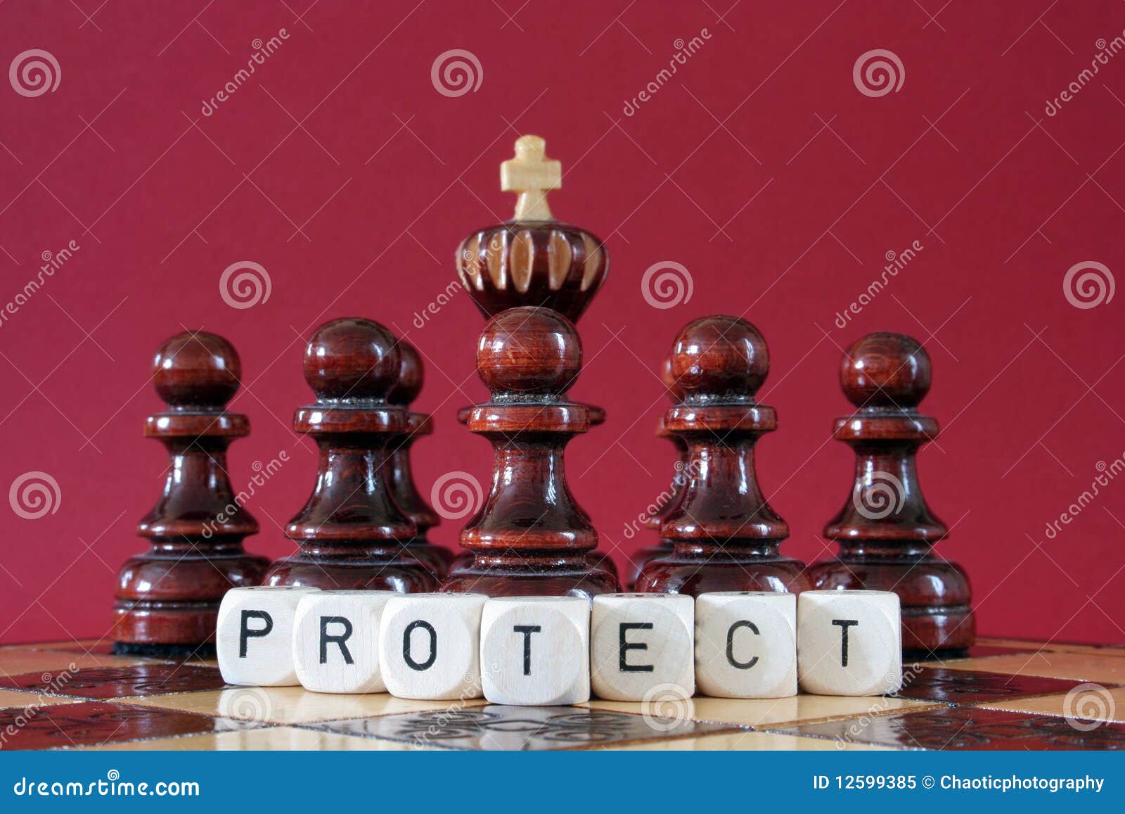 Pawns Protecting Chess King Stock Image - Image of background, pieces ...