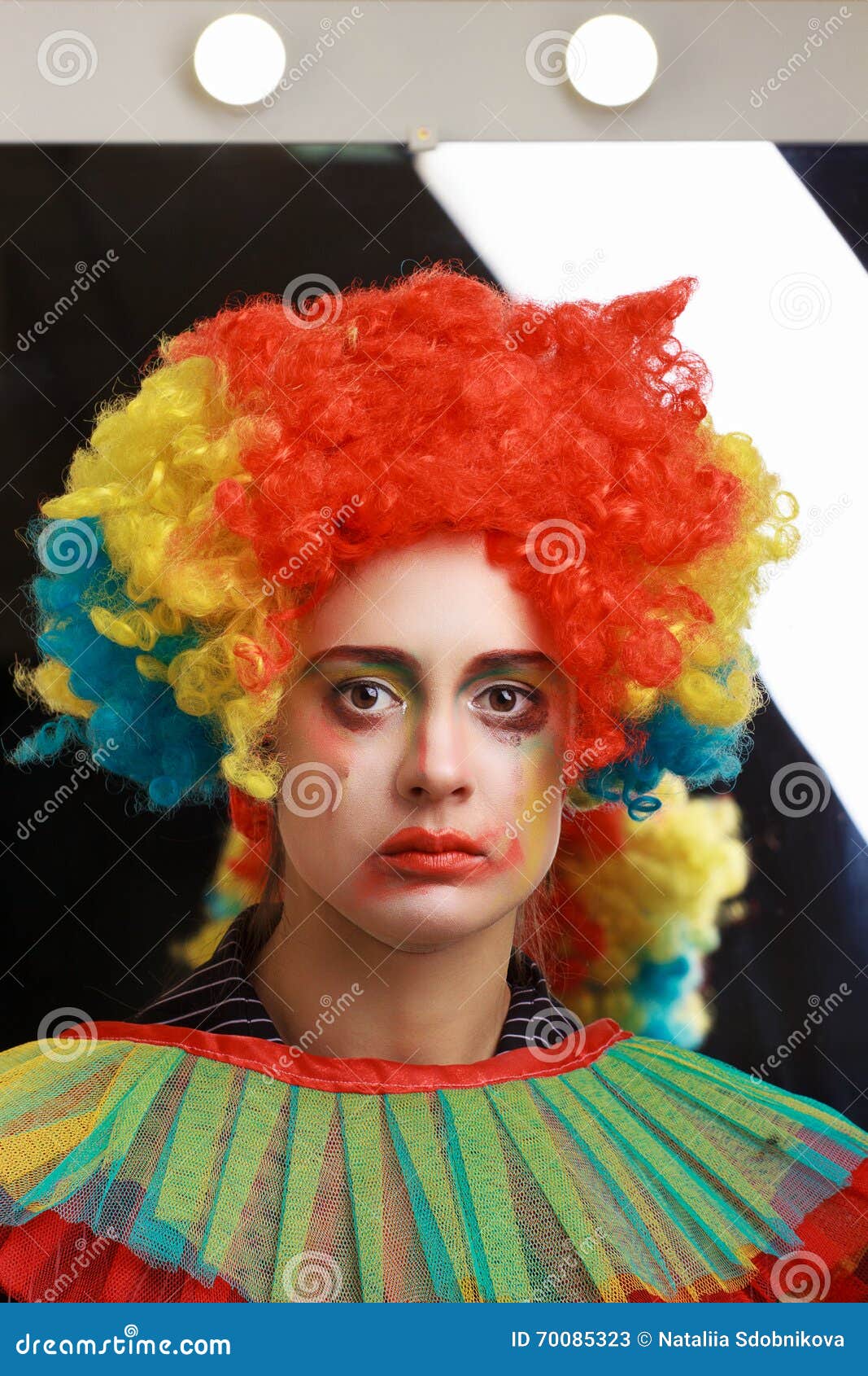 Payaso triste imagen de archivo. Imagen de payaso, triste - 70085323