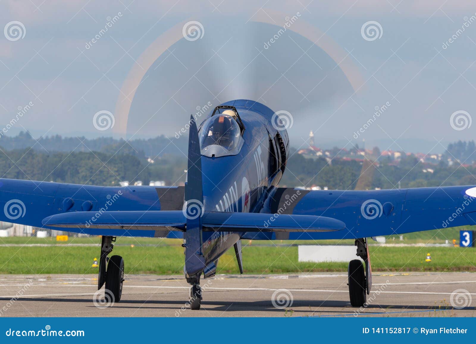 Hawker Sea Fury FB.11 F-AZXJ in Royal Australian Navy Markings ... Hawker Sea Fury FB.11 F-AZXJ in Royal Australian Navy Markings ...