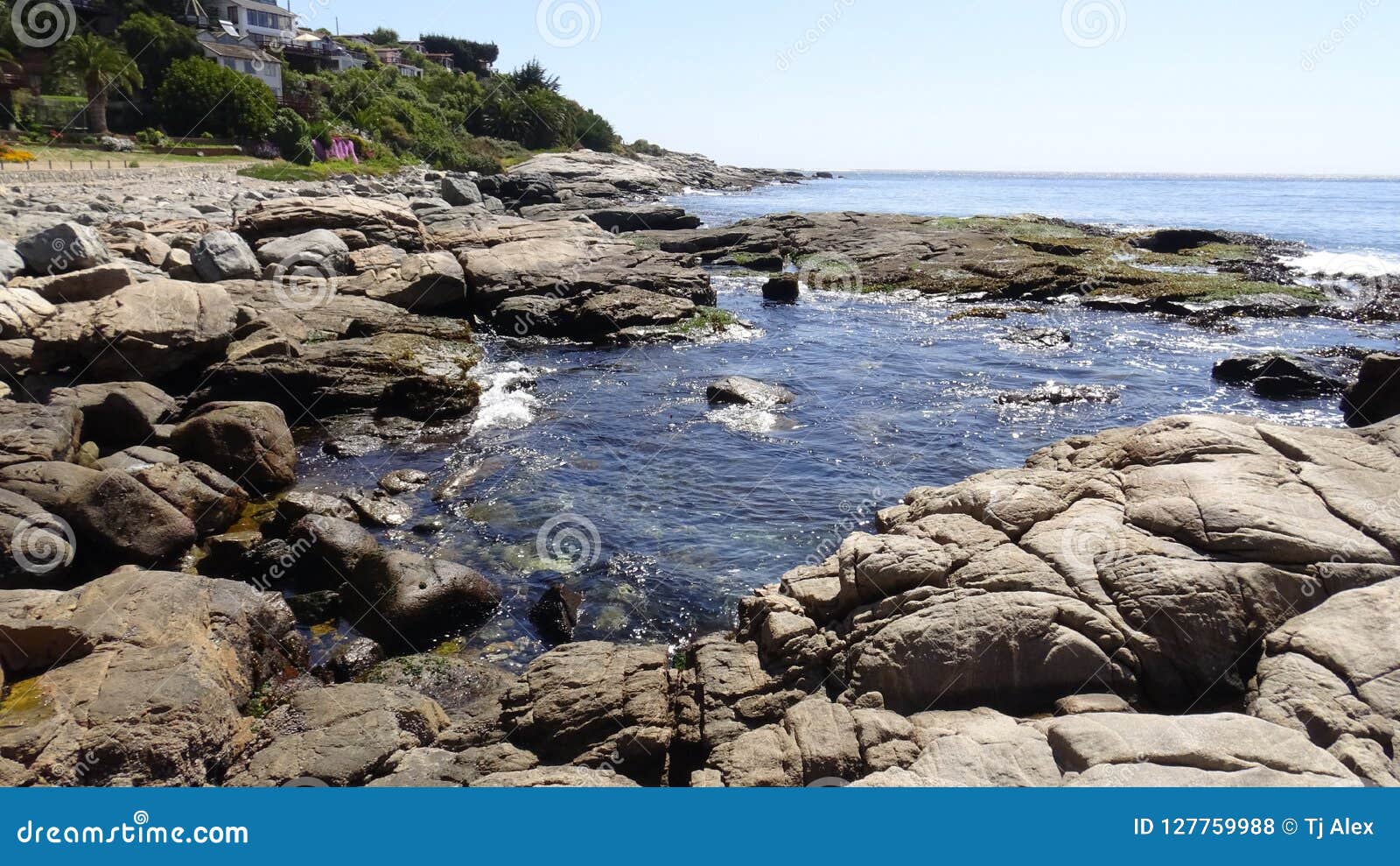 Paysage, Bord De La Mer Et Plage Rocheuse Photo stock - Image du ...