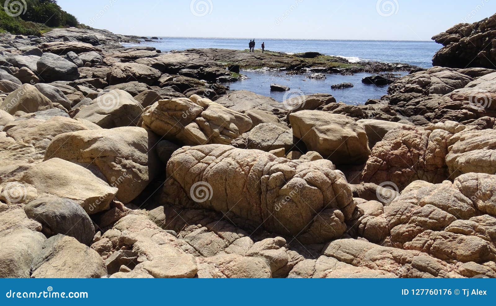 Paysage, Bord De La Mer Et Plage Rocheuse Photo stock - Image du été ...