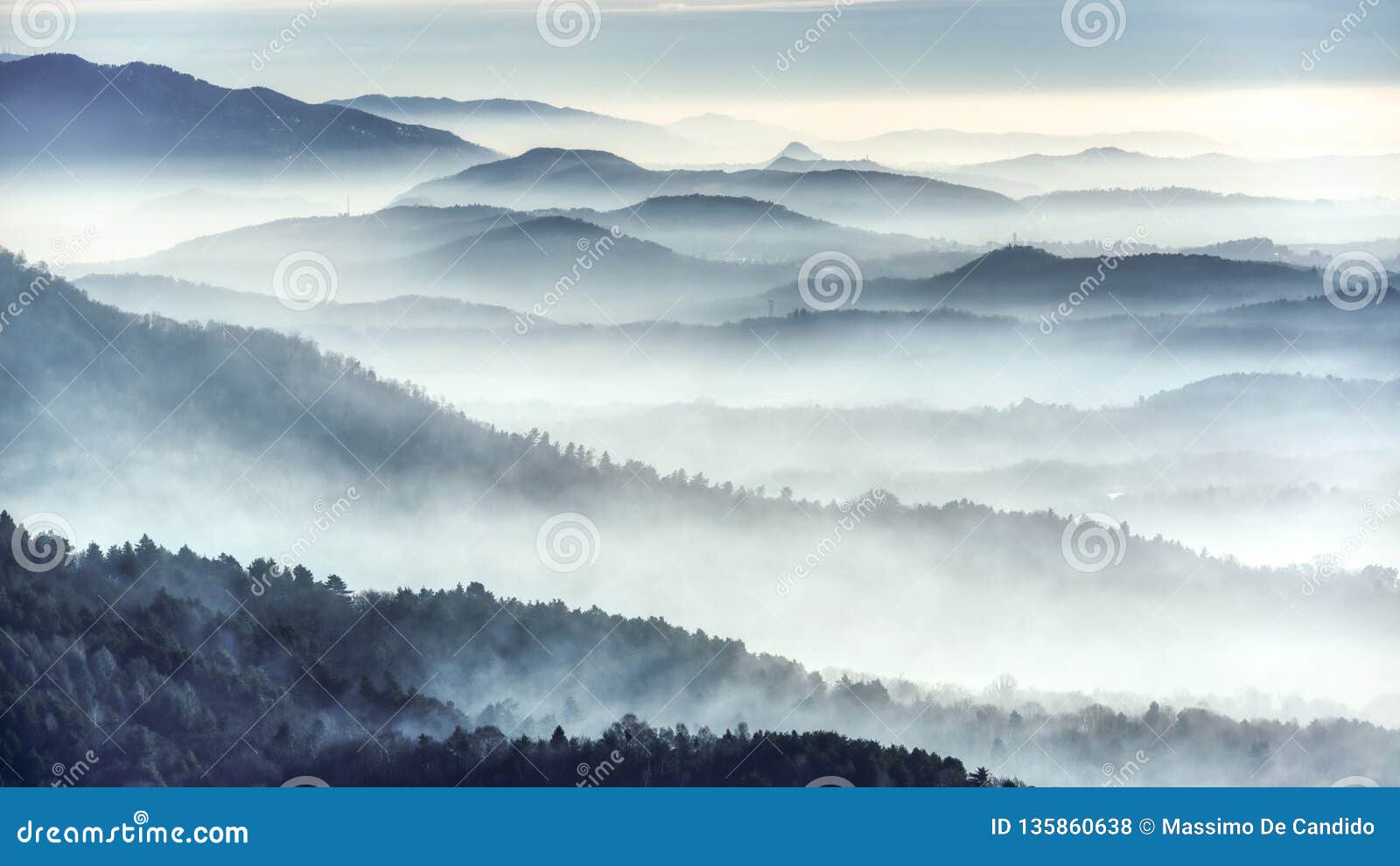 Paysage Brumeux Des Images - Téléchargez 120,198 Photos libres de ...