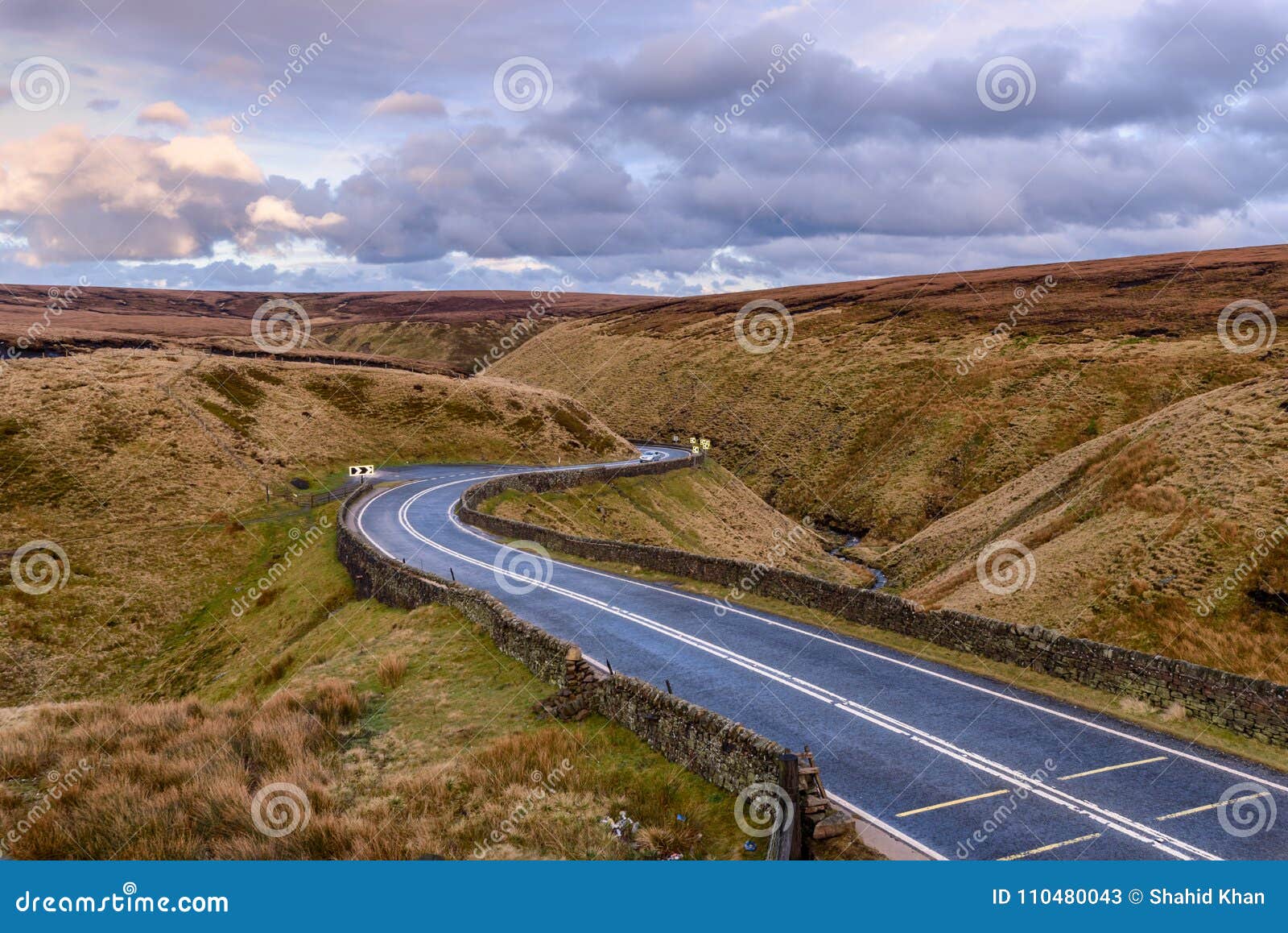 Paysage Rocailleux De Route D'enroulement Image stock - Image du ...