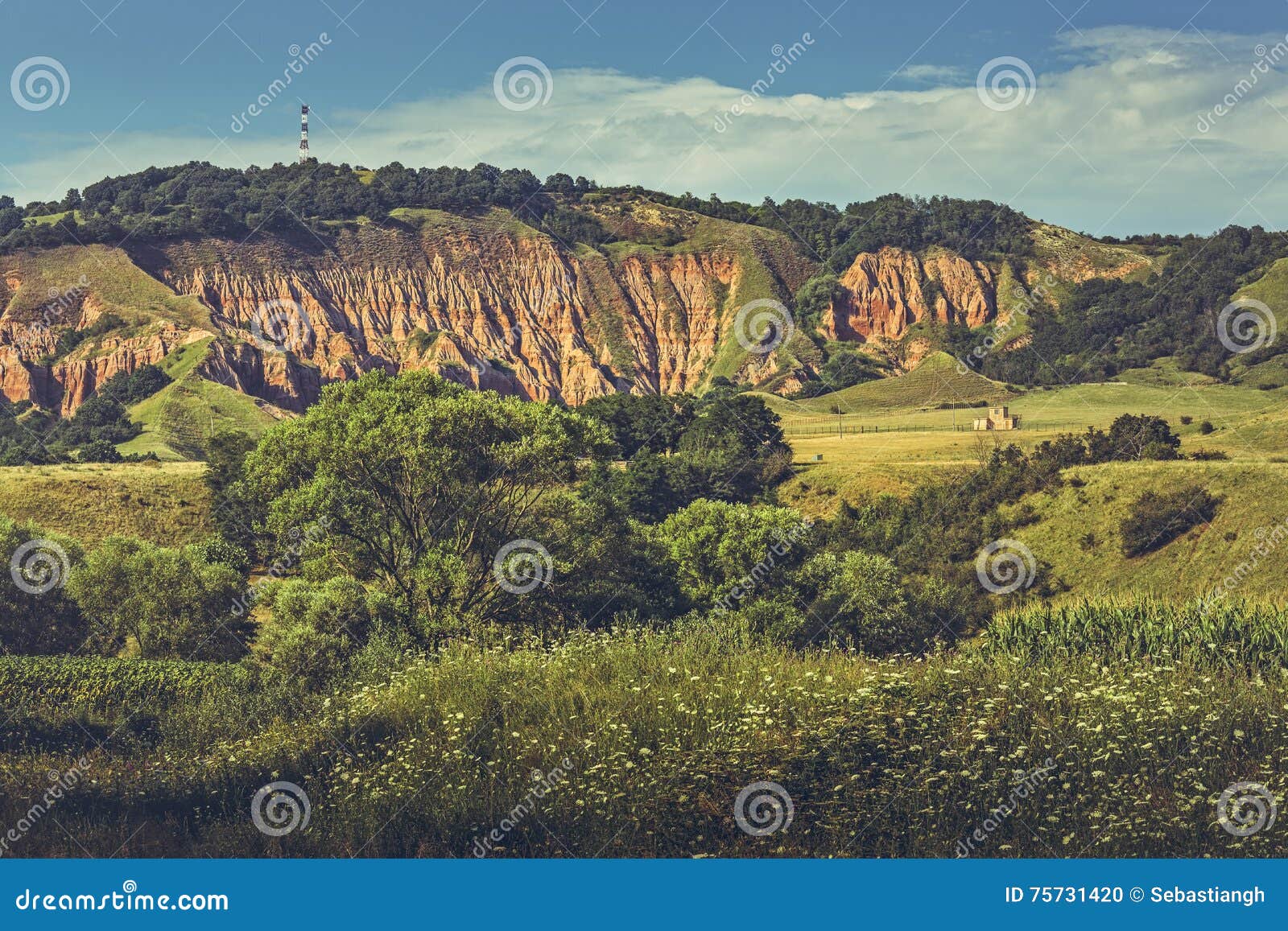 Paysage Rouge De Ravin (Rapa Rosie) Photo stock - Image du important ...