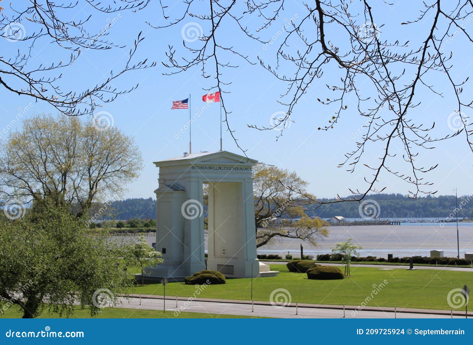 The Peace Arch Monument in Peace Arch Historical State Park Stock Photo ...