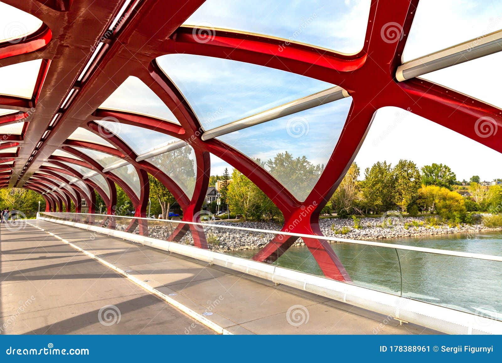 Peace Bridge in Calgary editorial photo. Image of calgary - 178388961