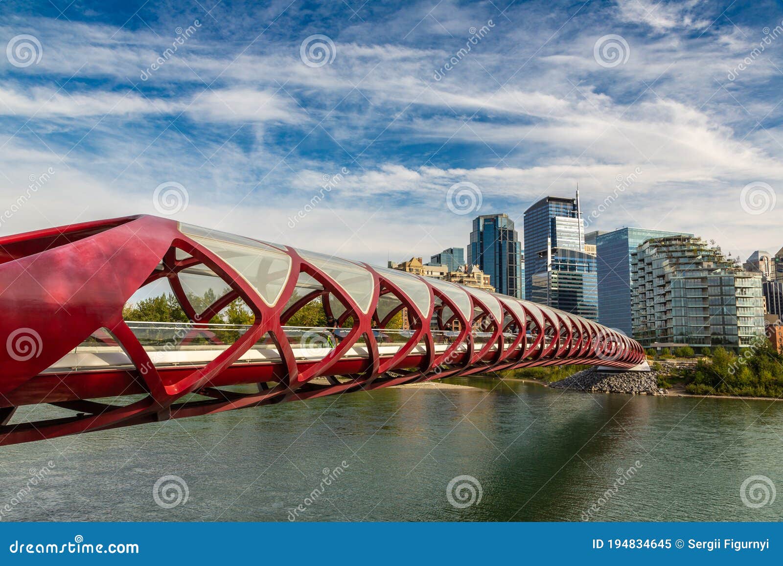 Peace Bridge in Calgary editorial image. Image of autumn - 194834645