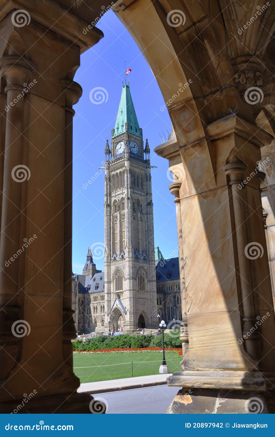 Peace Tower of Parliament Buildings, Ottawa Stock Photo - Image of leaf ...