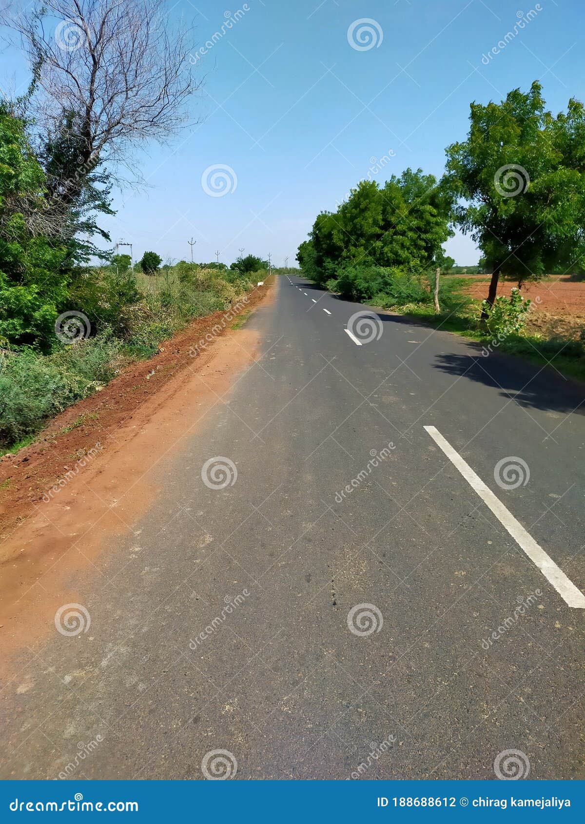 Peaceful and Beutifull Road Stock Photo - Image of tree, slient: 188688612