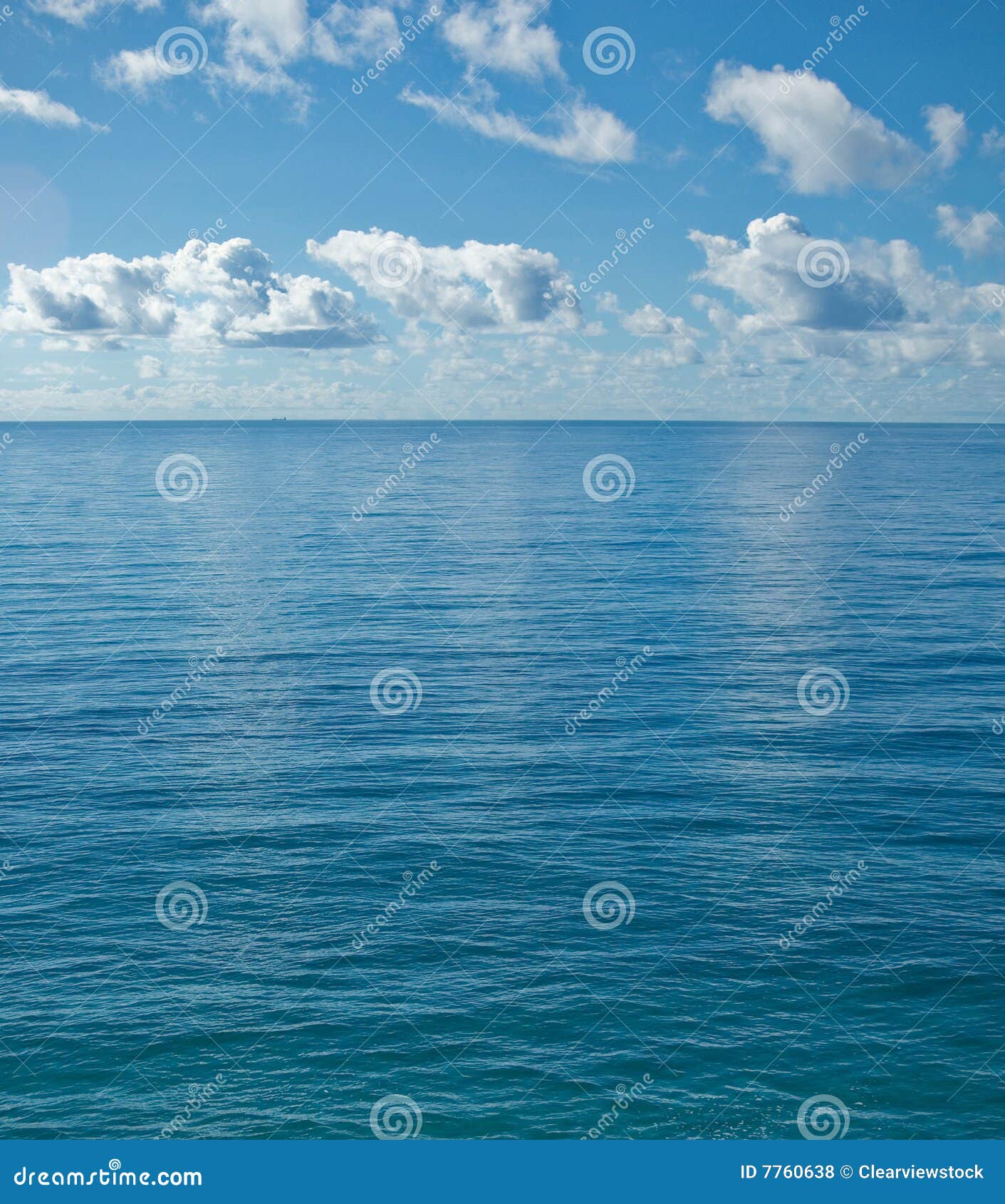 The peaceful calm ocean stock photo. Image of ocean, summer - 7760638