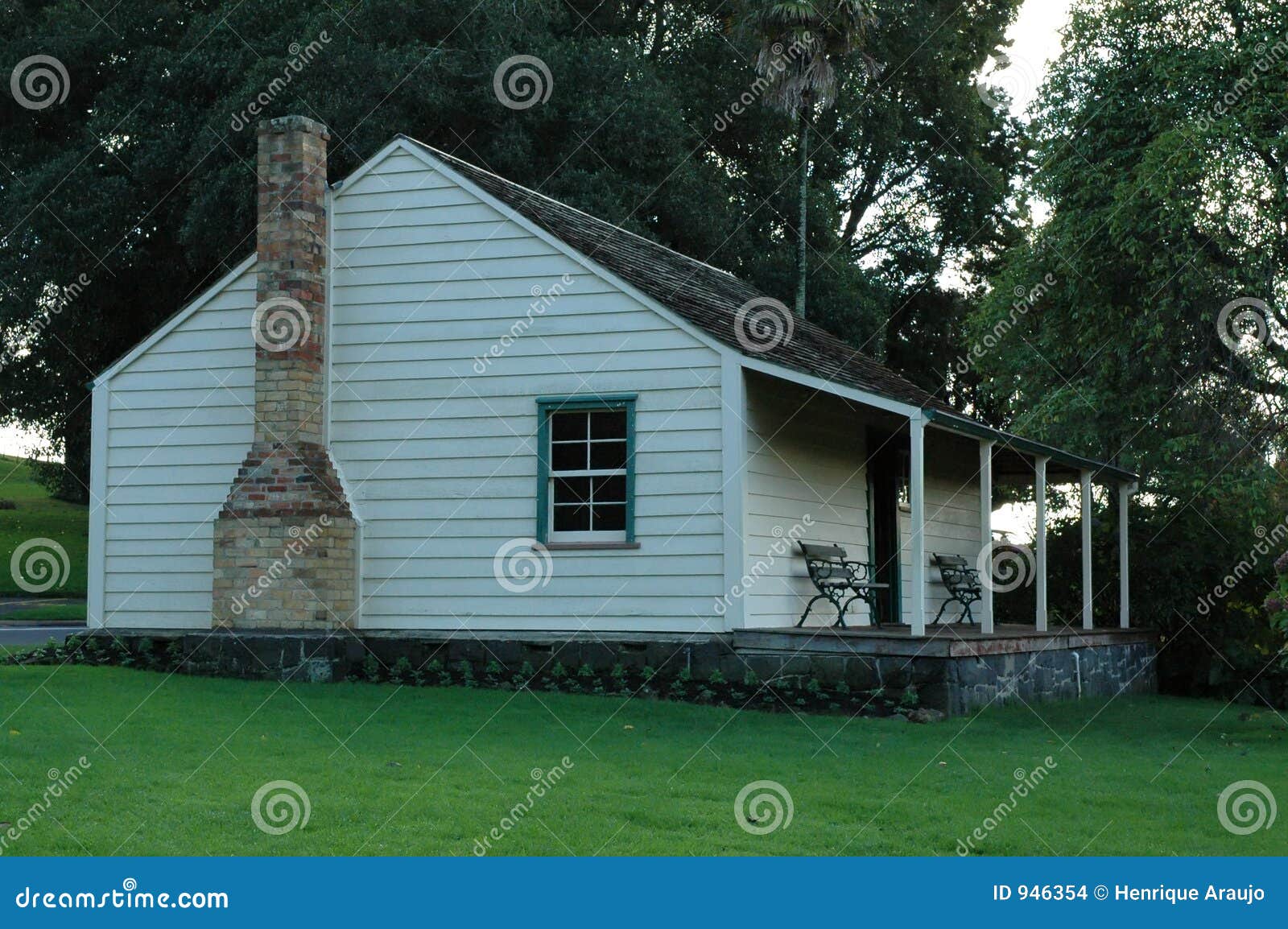 Peaceful old house stock photo. Image of grass, house, leaves - 946354