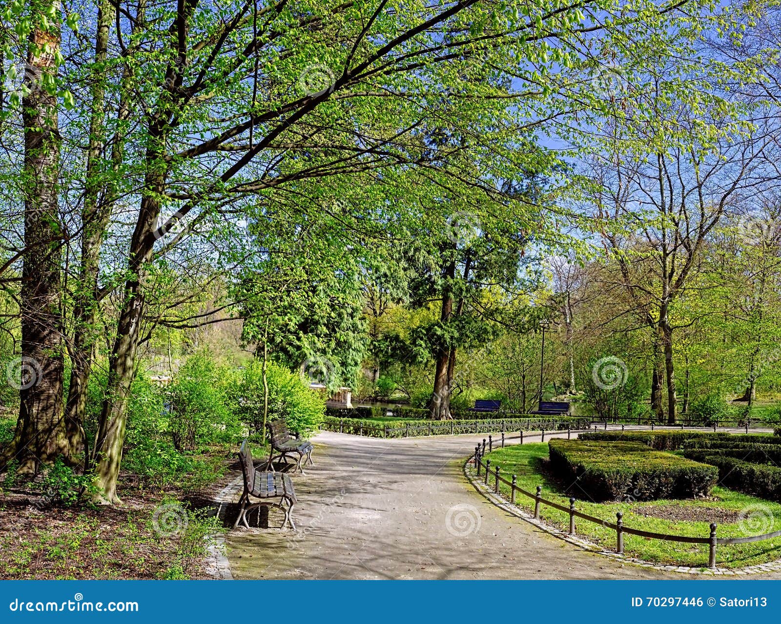 Peaceful park in the city stock photo. Image of leaf - 70297446