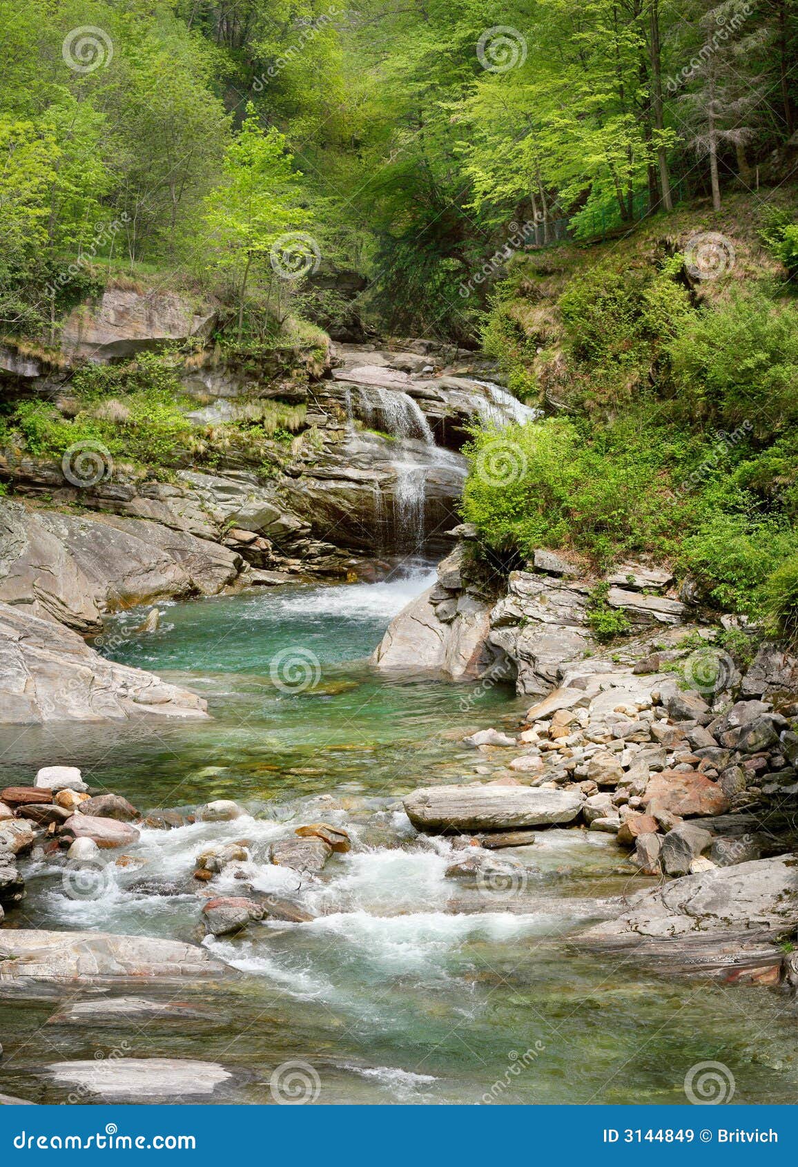 Peaceful waterfall stock image. Image of layered, lakes - 3144849