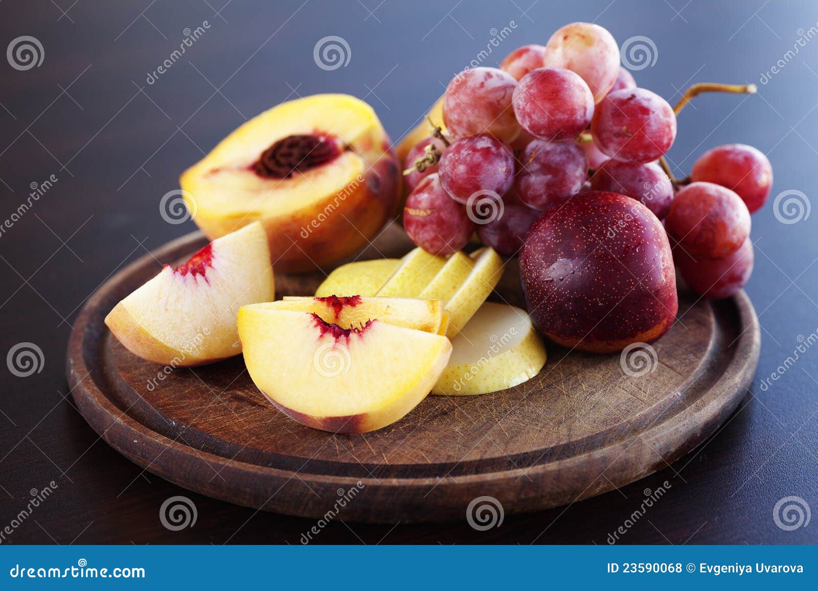 Peach, pear and grapes stock photo. Image of antioxidant - 23590068