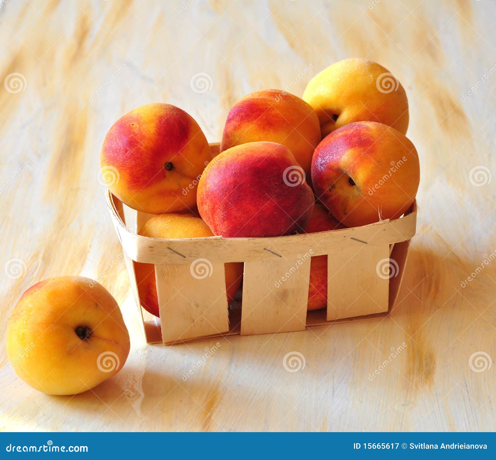 Peaches are in a Small Basket Stock Image - Image of meal, small: 15665617