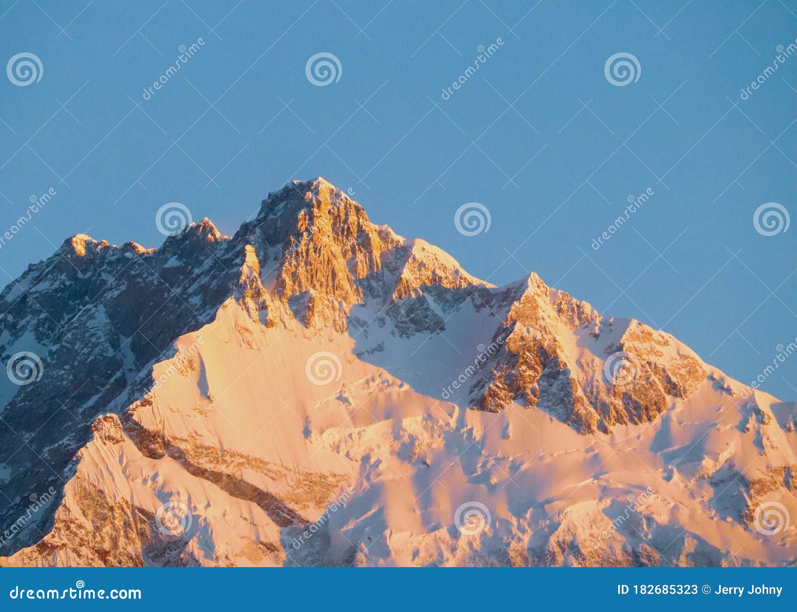 The peak of Kanchenjunga stock image. Image of snow - 182685323