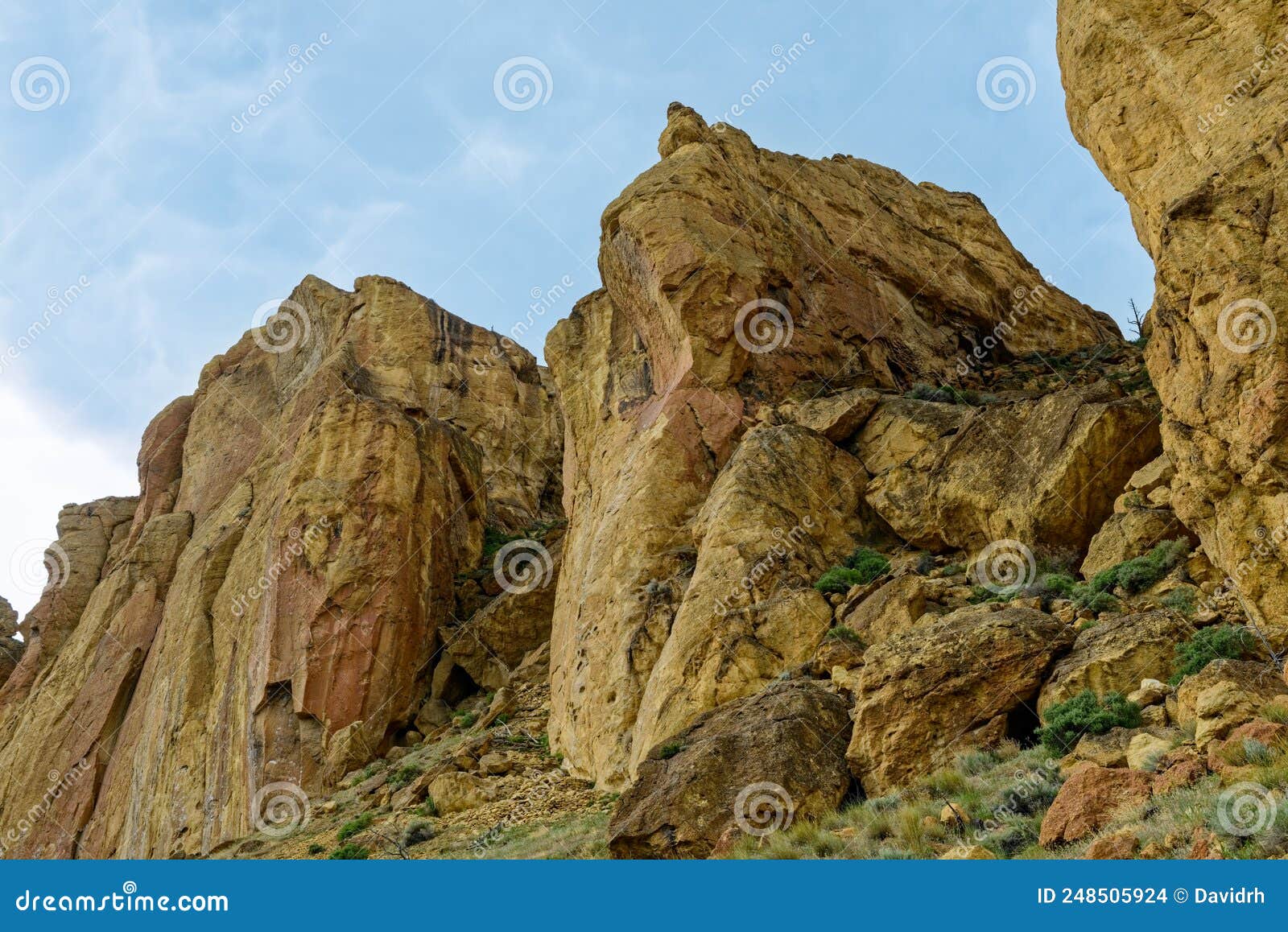 Peaks of the Towering Rock Formations of Smith Rock State Park, Oregon ...