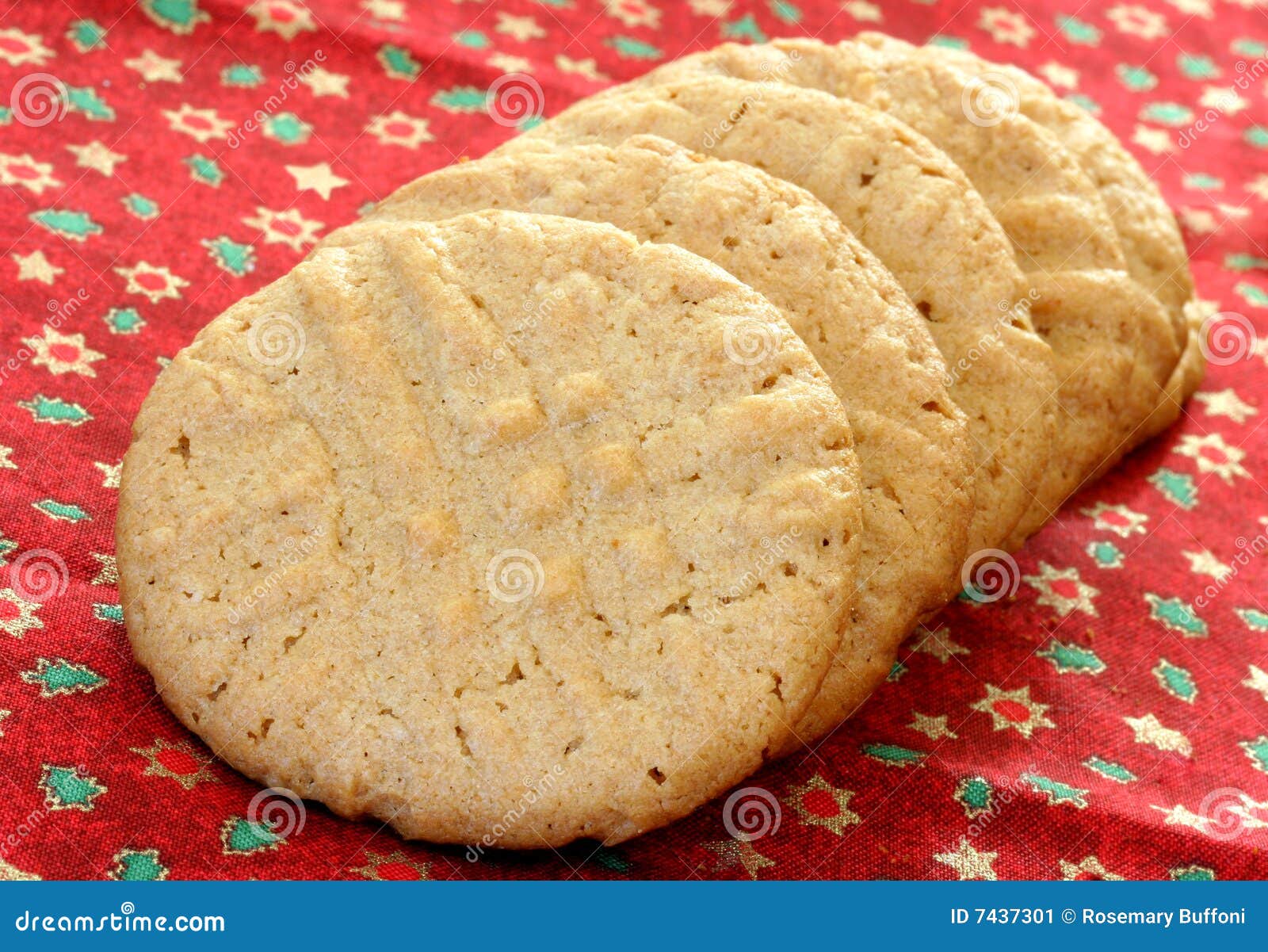 Peanut Butter Cookies in a Row Stock Image - Image of five, butter: 7437301