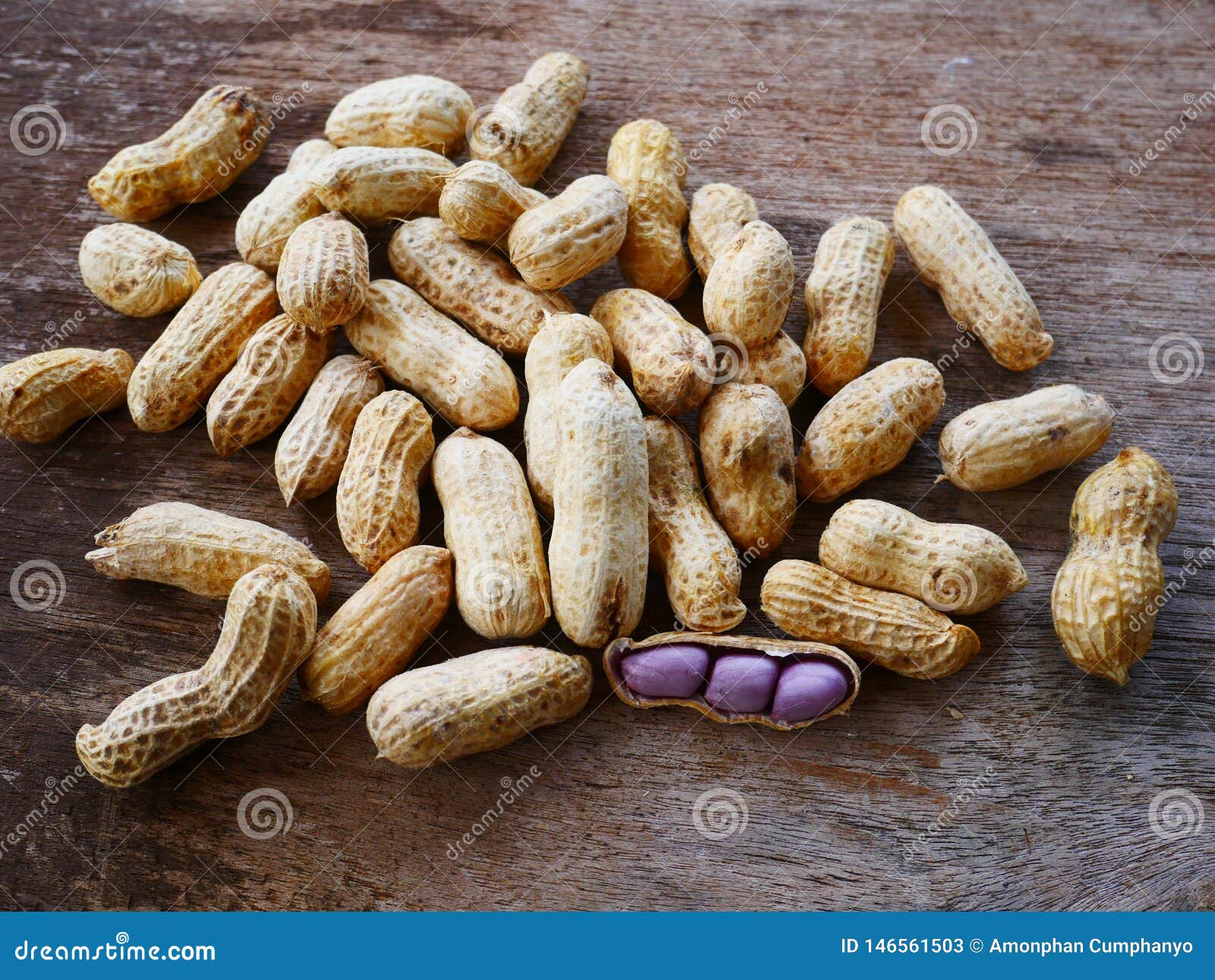 Peanut Open Shell on Group of Peanuts Close Shell Stock Image - Image ...