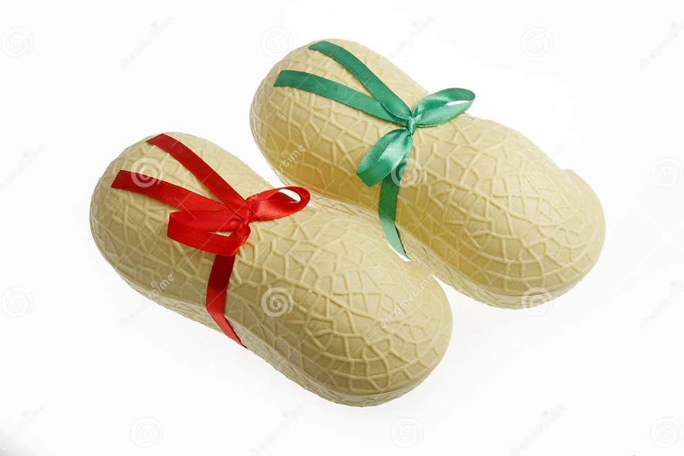Peanut shape gift box. stock photo. Image of flavor, close - 10943566