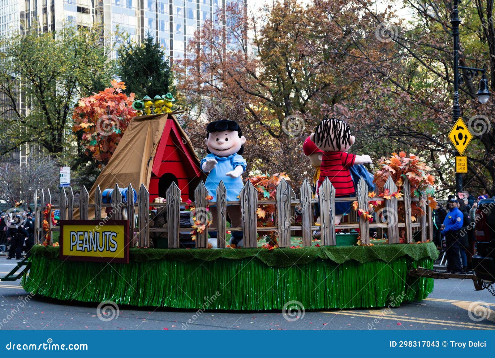 Peanuts Float at the Macy S Thanksgiving Day Parade 2023 Editorial ...