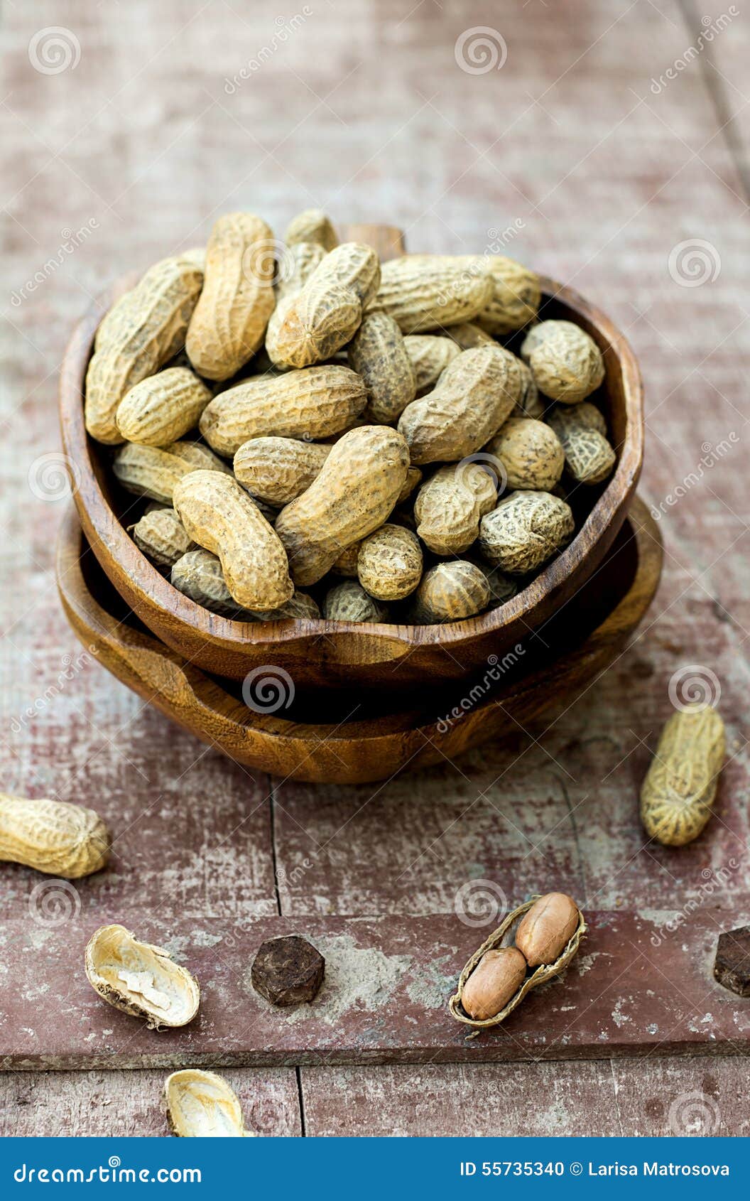 Peanuts in Shell Pod in Bowl Stock Photo - Image of groundnut, peanuts ...