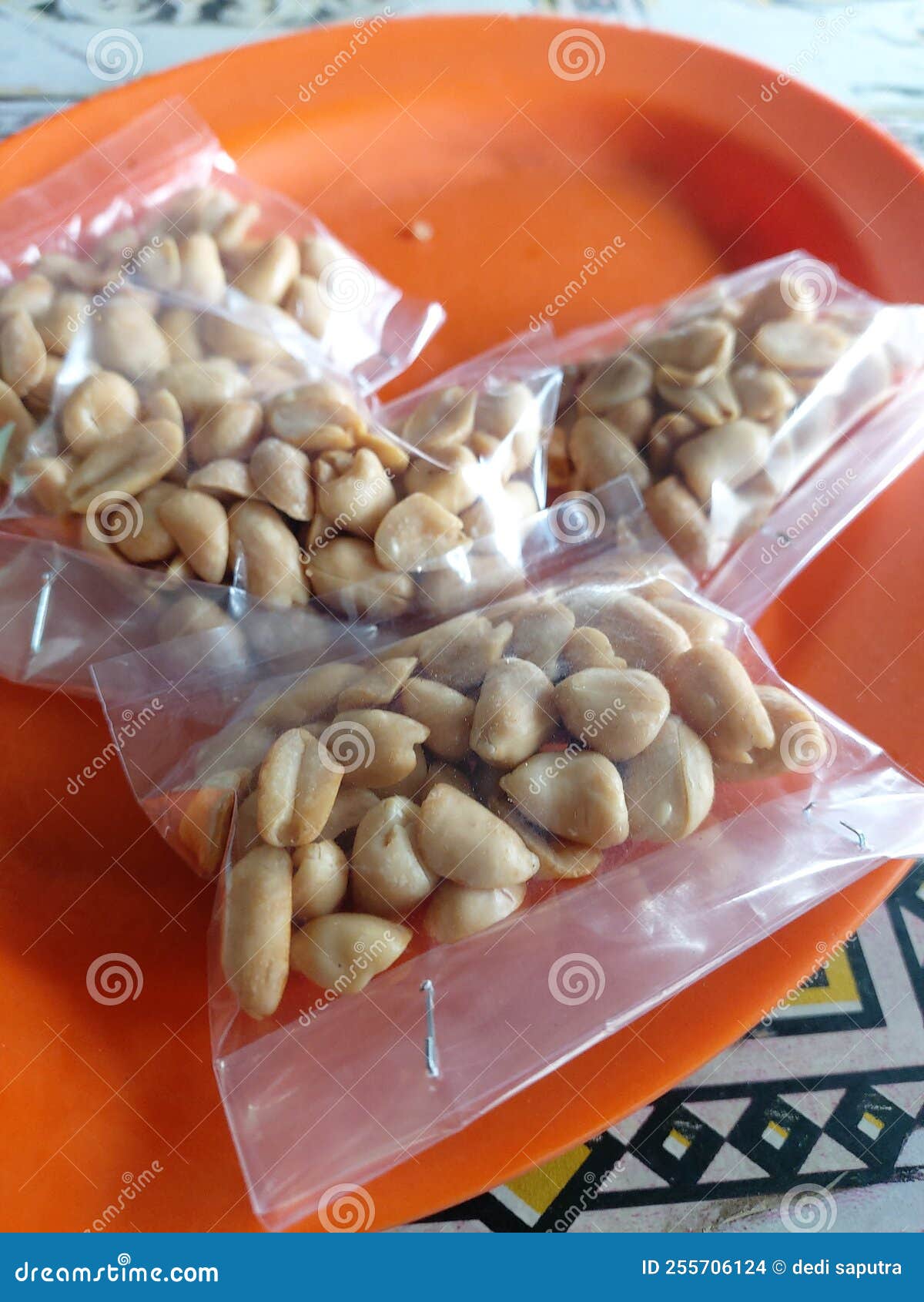 Peanuts Snacks that Have Many Benefits Stock Photo - Image of snacks ...