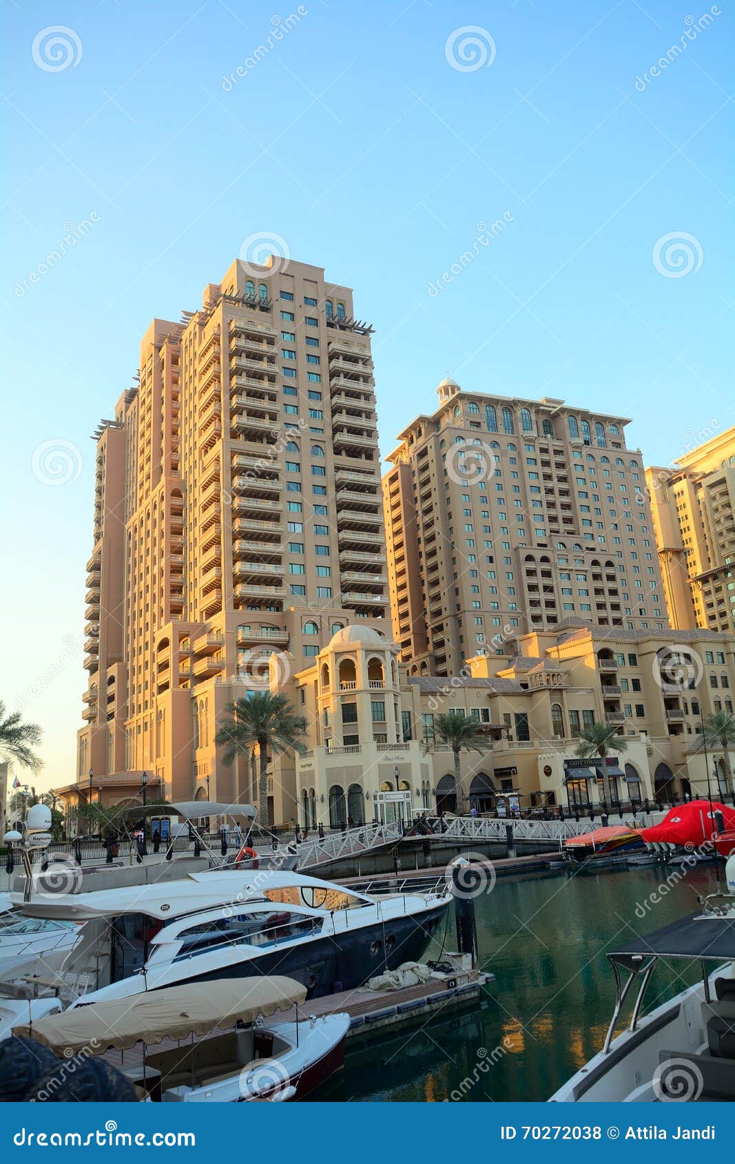 The Pearl, Doha, Qatar editorial stock photo. Image of modern - 70272038