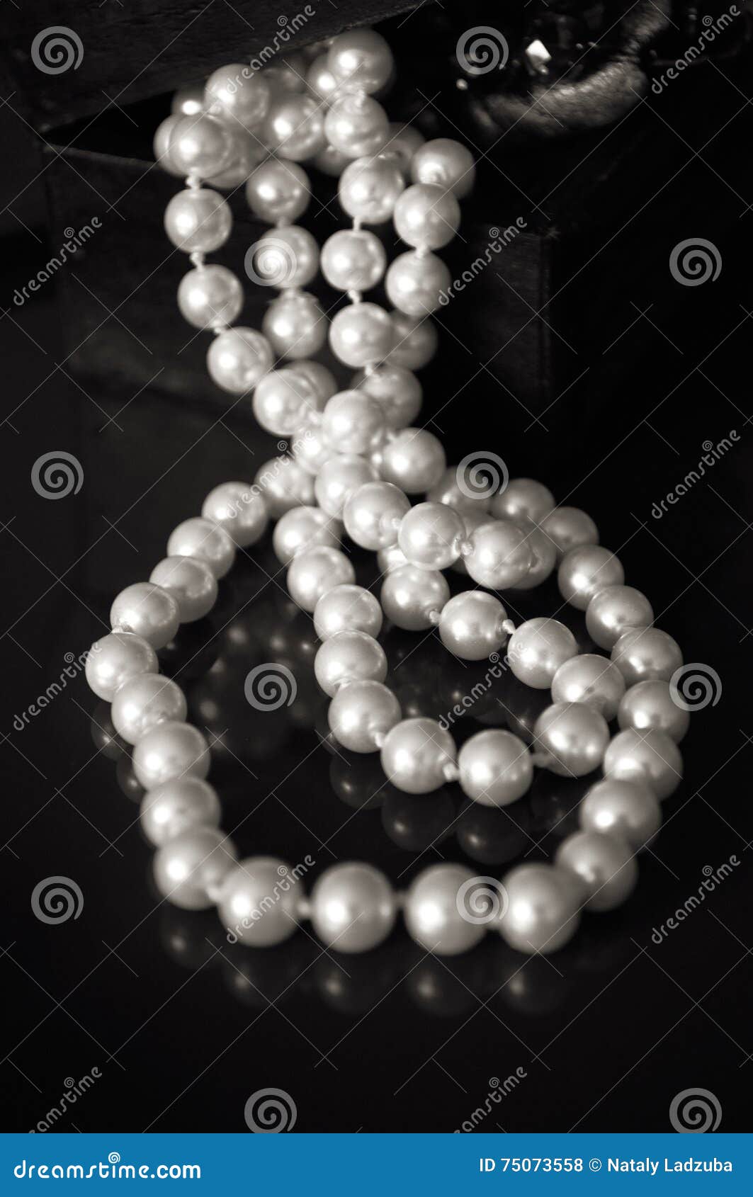 Pearl necklace in box stock photo. Image of holiday, glossy - 75073558