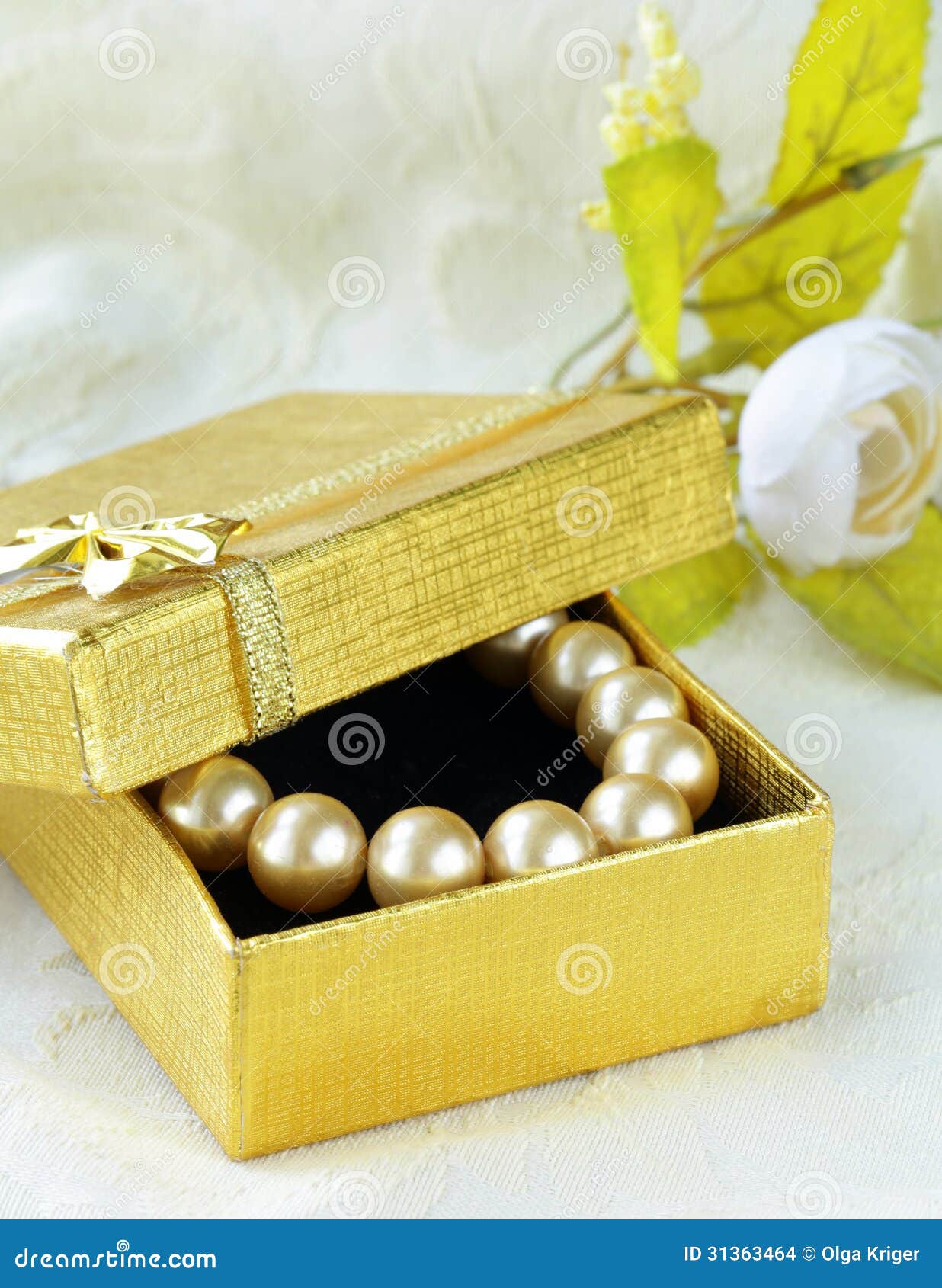 Pearl necklace in gift box stock photo. Image of valentines - 31363464
