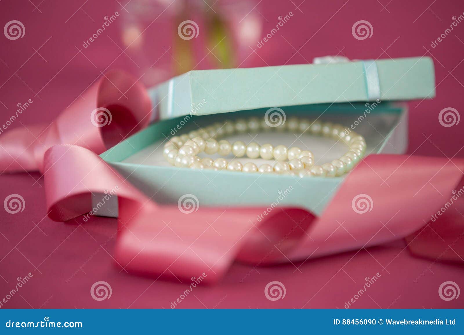 Pearl Necklace in Opened Gift Box Stock Photo - Image of copyspace ...