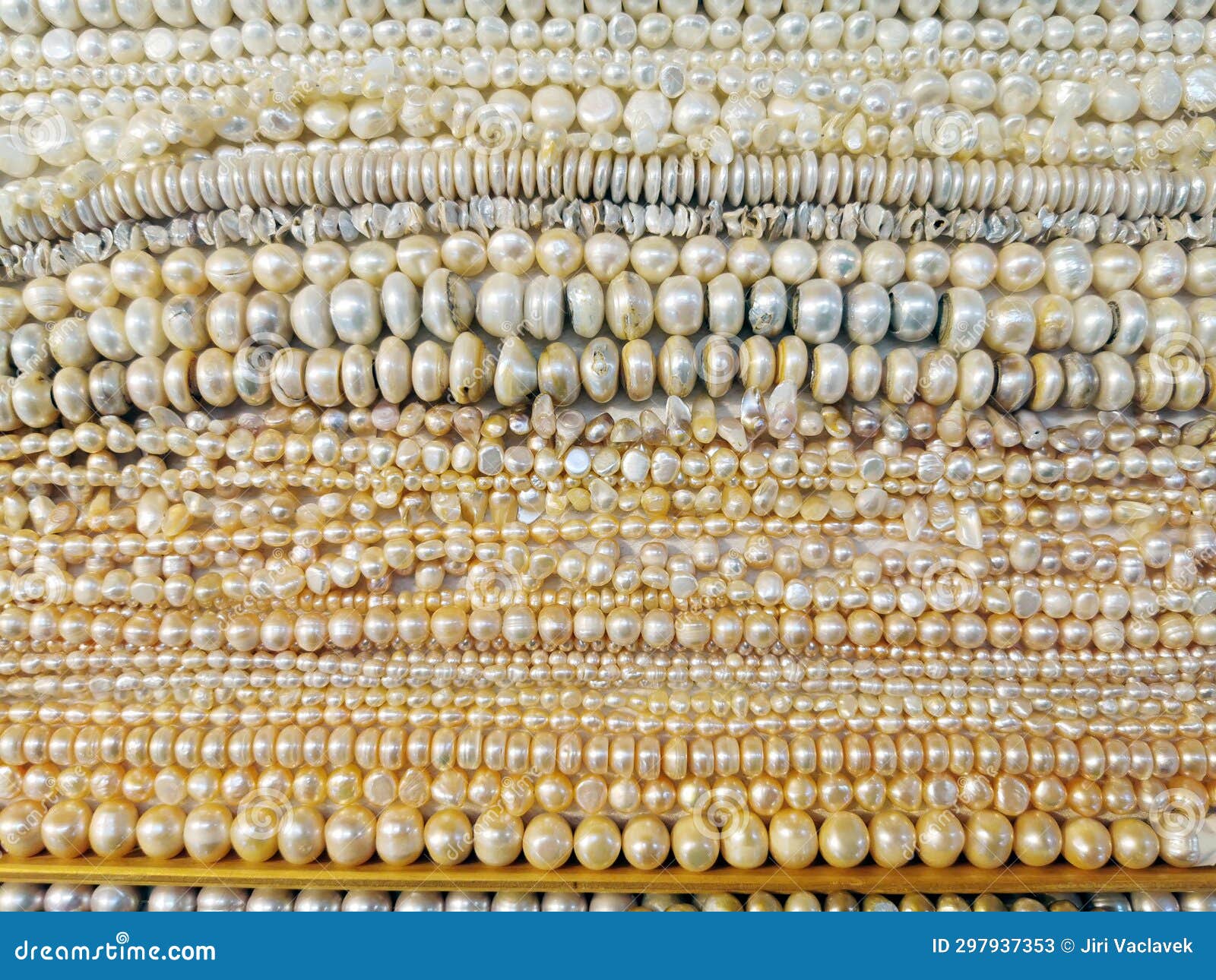 Pearls necklace texture stock image. Image of vintage - 297937353