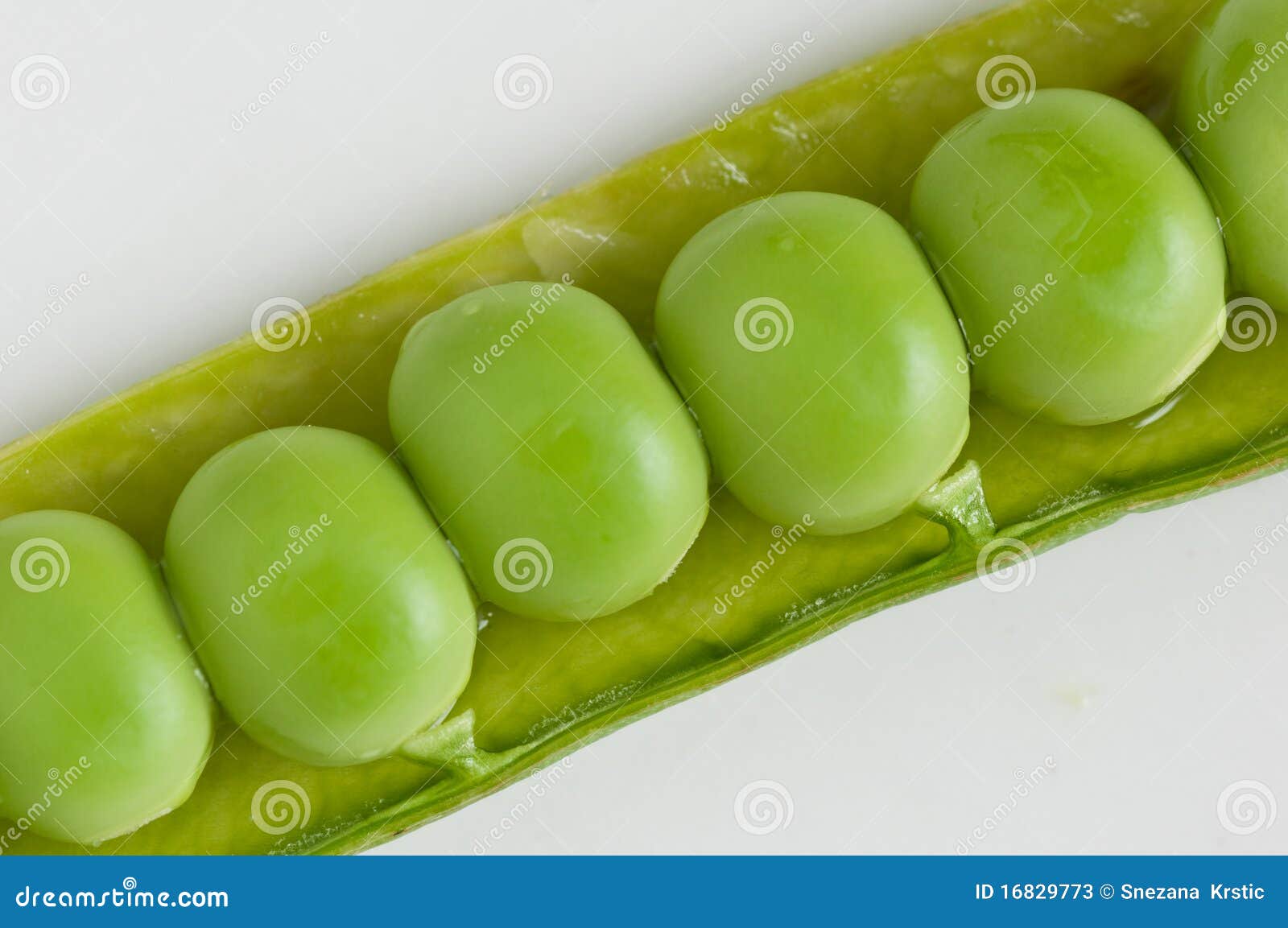 Peas pod cutted stock image. Image of shelled, natural - 16829773