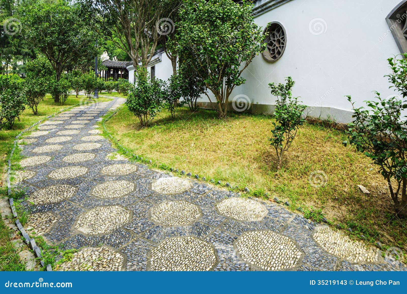 Pebble stone path stock image. Image of walkway, backyard - 35219143