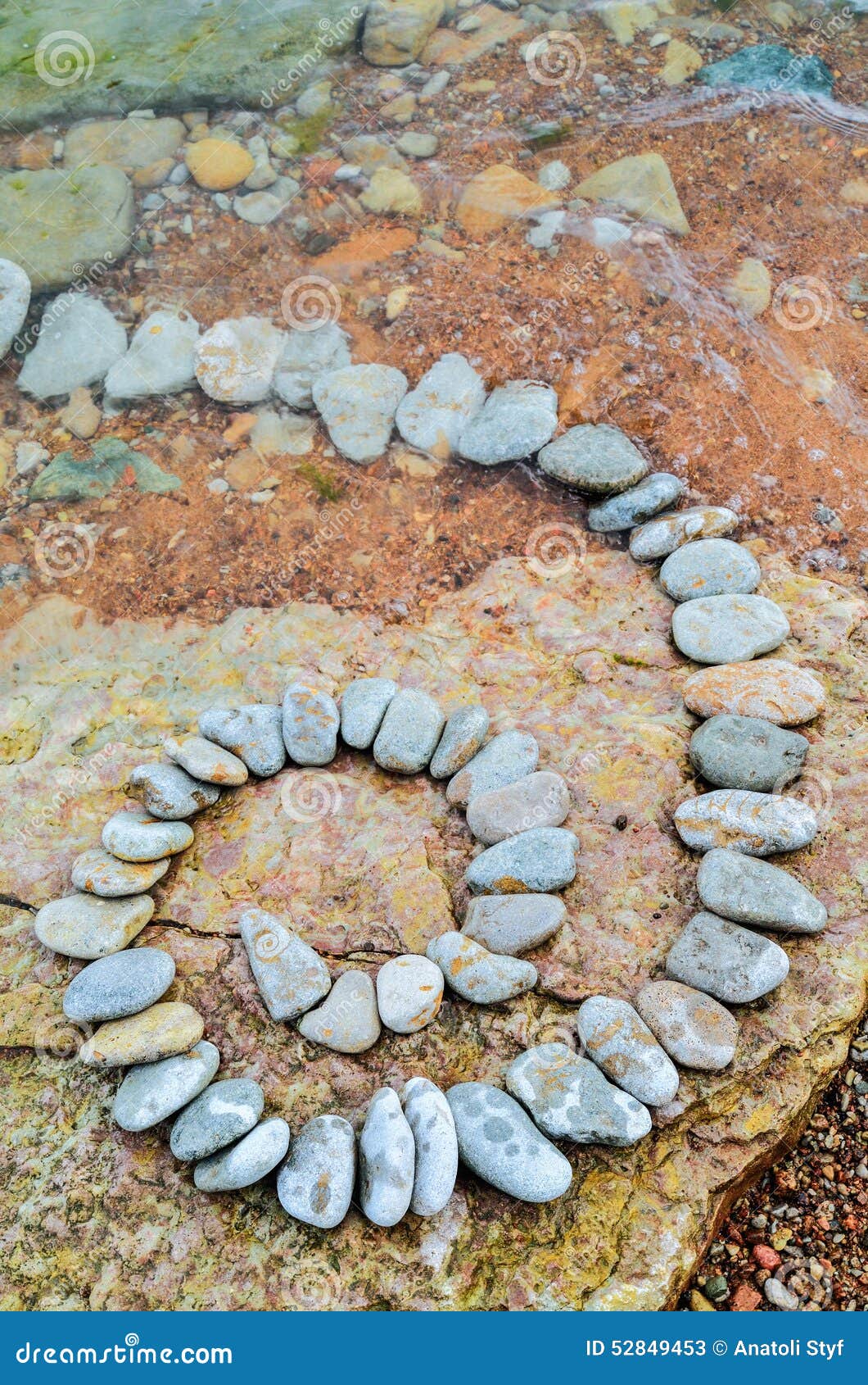 Pebbles on the Textured Boulder Stock Image - Image of circlet, camber ...