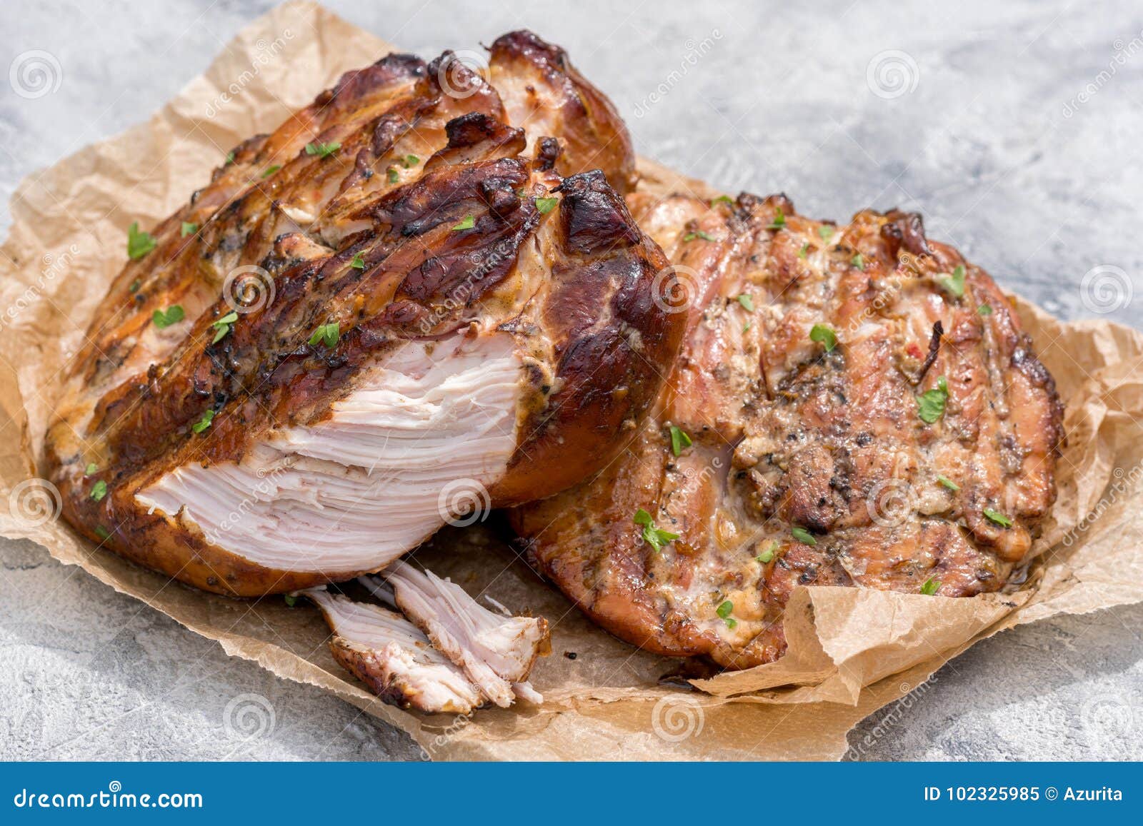 Pecho De Pollo Asado a La Parilla Imagen de archivo - Imagen de perejil ...