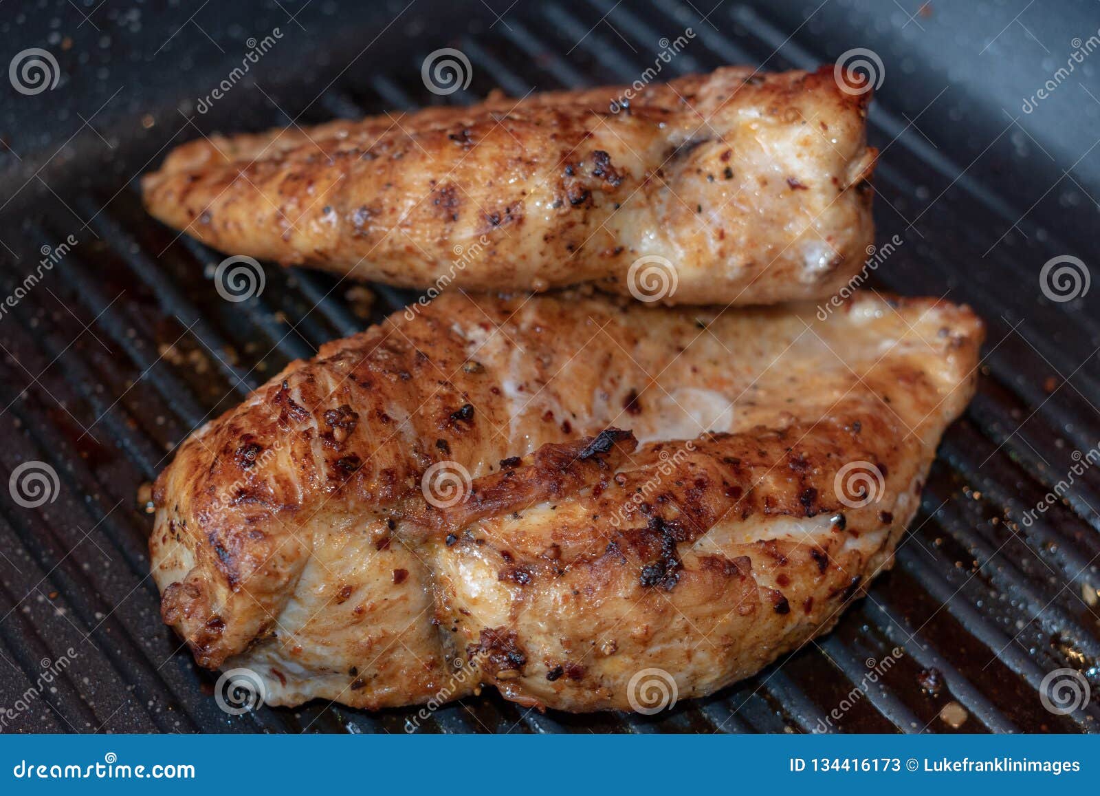 Pecho De Pollo Asado a La Parilla Imagen de archivo - Imagen de ...