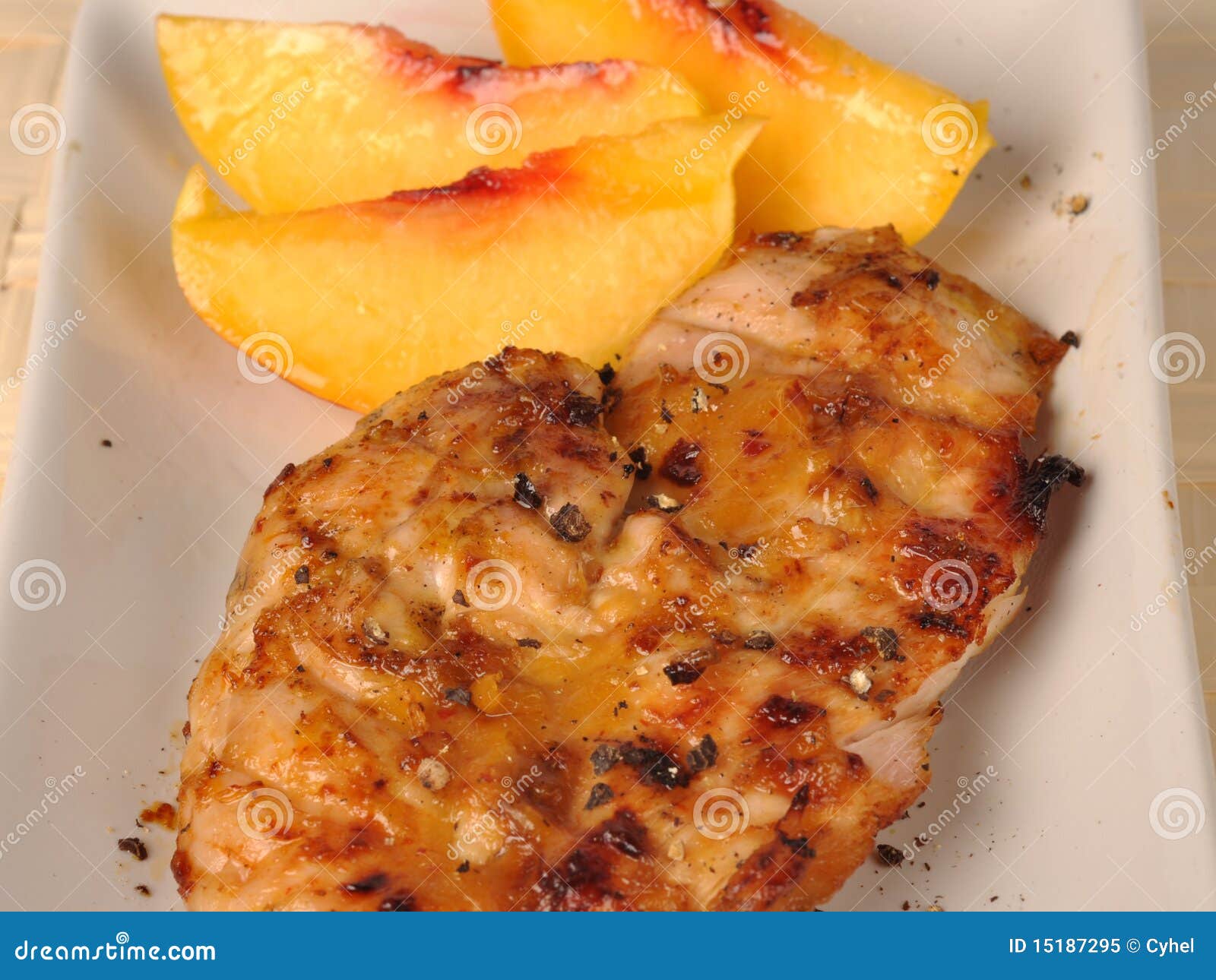 Pecho De Pollo Asado a La Parilla Imagen de archivo - Imagen de placa ...