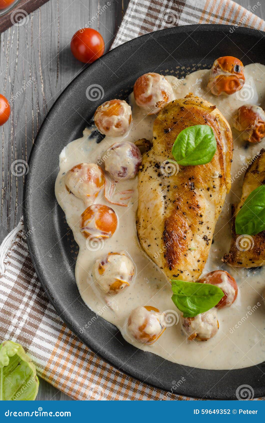 Pecho De Pollo Asado a La Parilla Foto de archivo - Imagen de hierbas ...