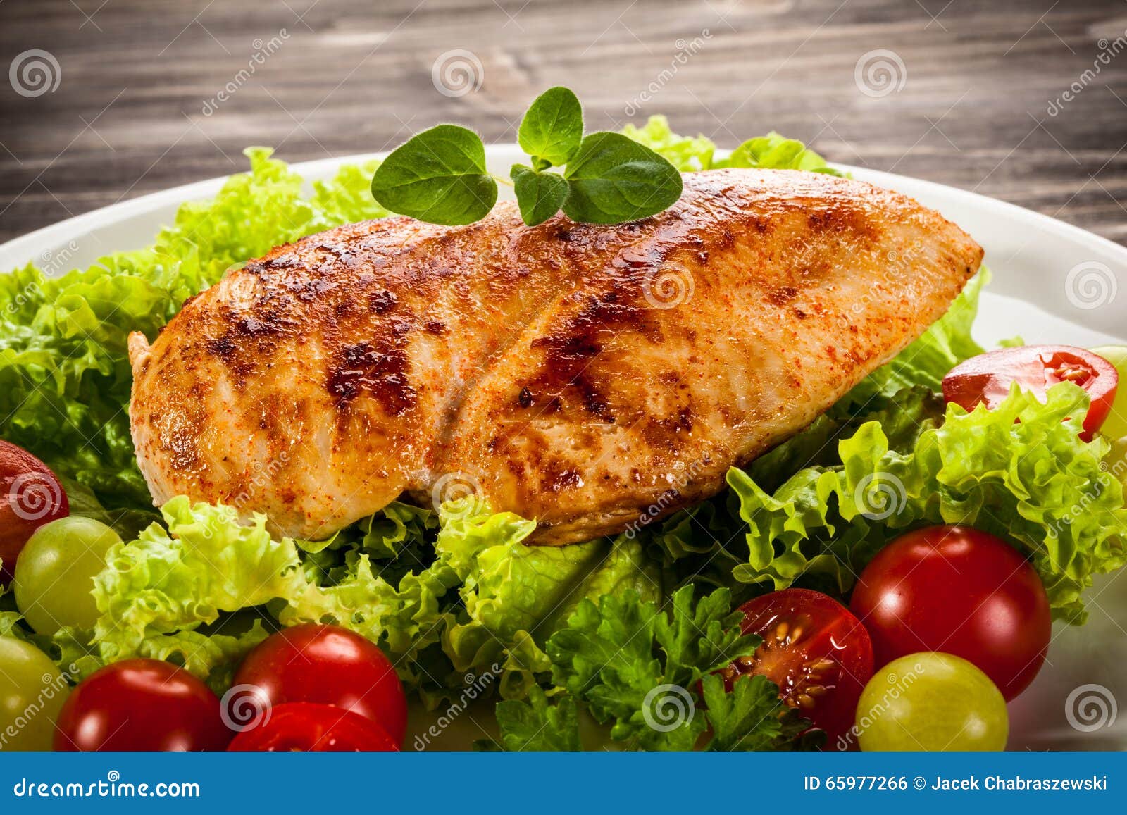 Pecho De Pollo Asado a La Parilla Foto de archivo - Imagen de sano ...