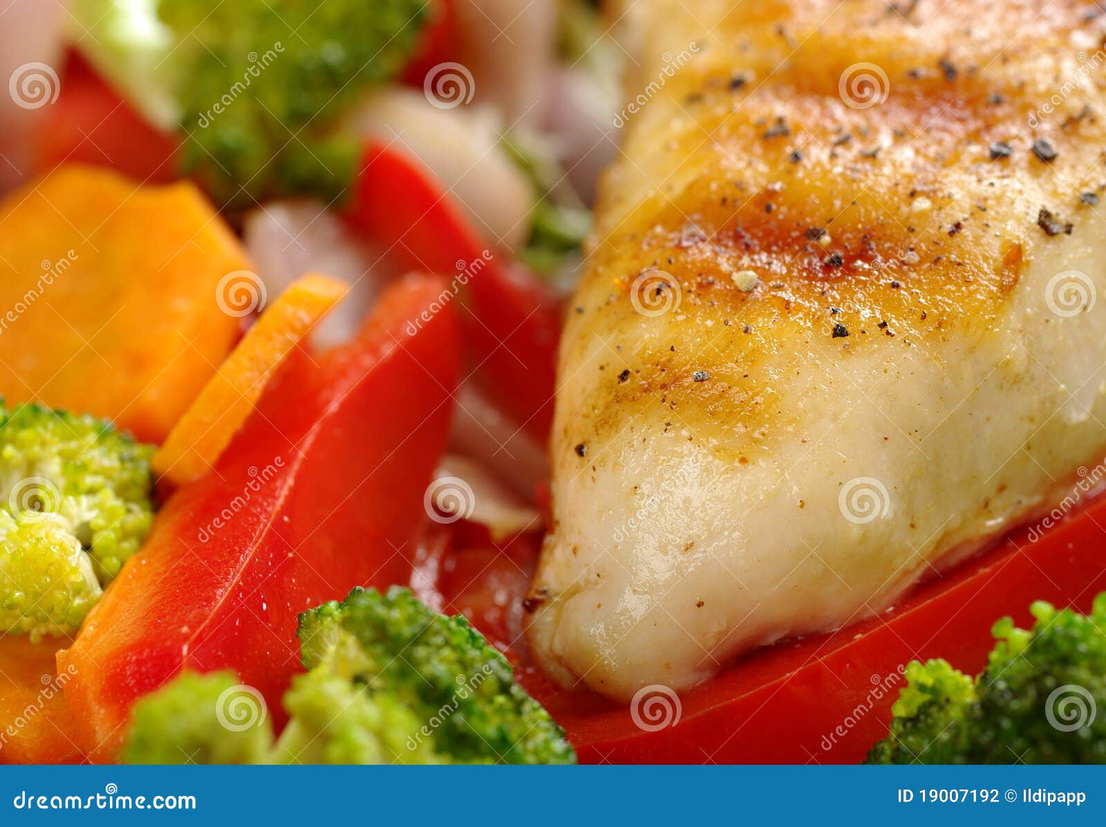 Pecho de pollo frito foto de archivo. Imagen de asador - 19007192