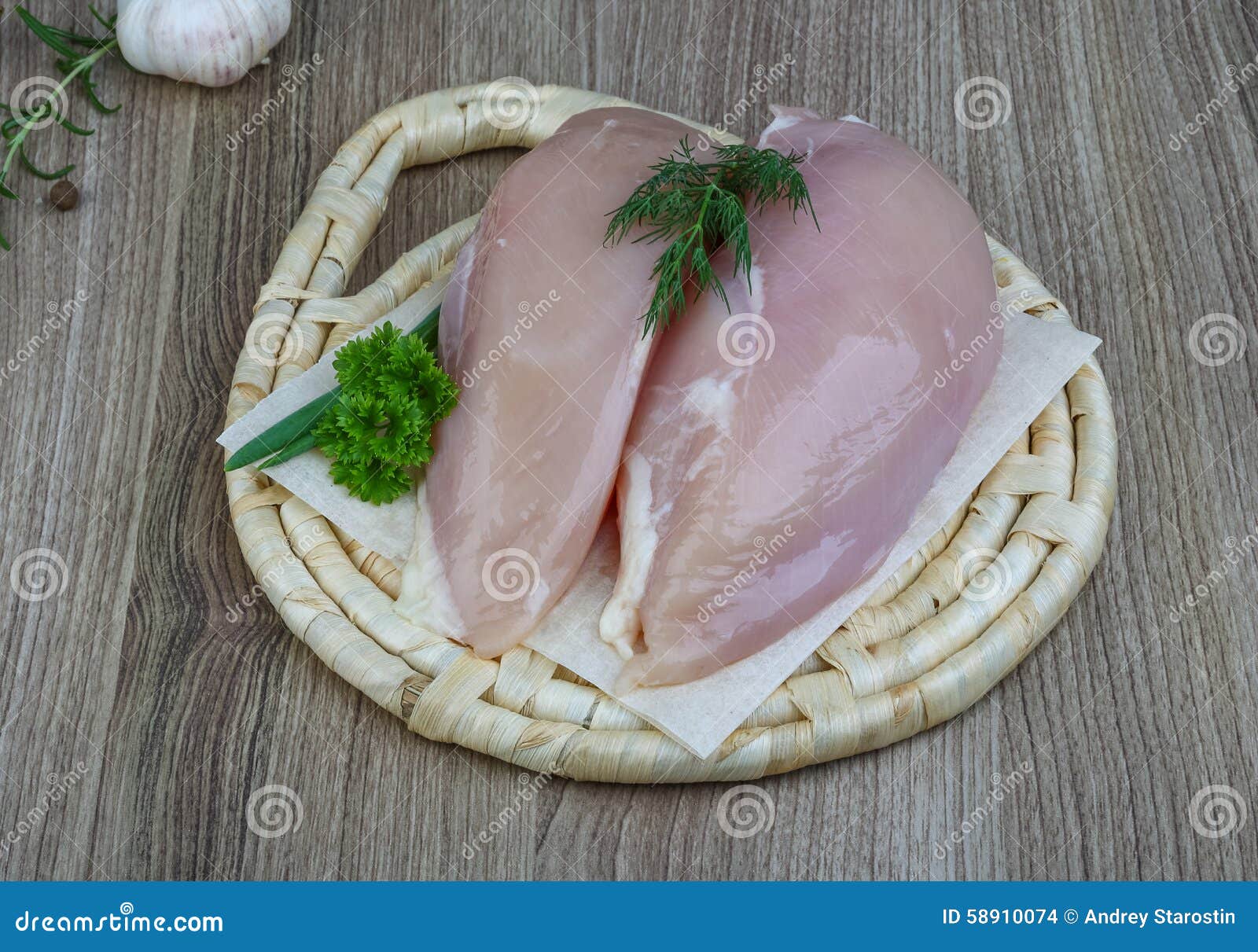 Pecho De Pollo Sin Procesar Foto de archivo - Imagen de cena, sano ...