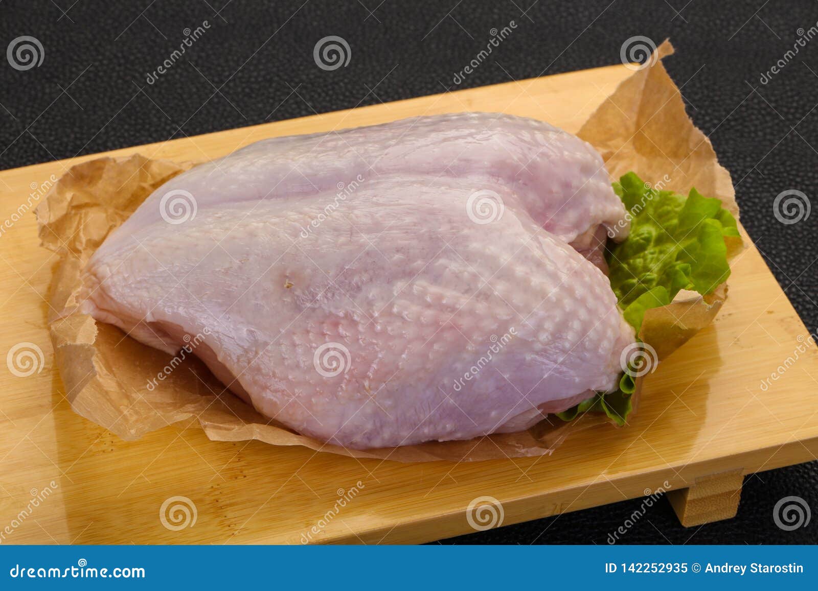 Pecho De Pollo Sin Procesar Imagen de archivo - Imagen de fresco, dieta ...