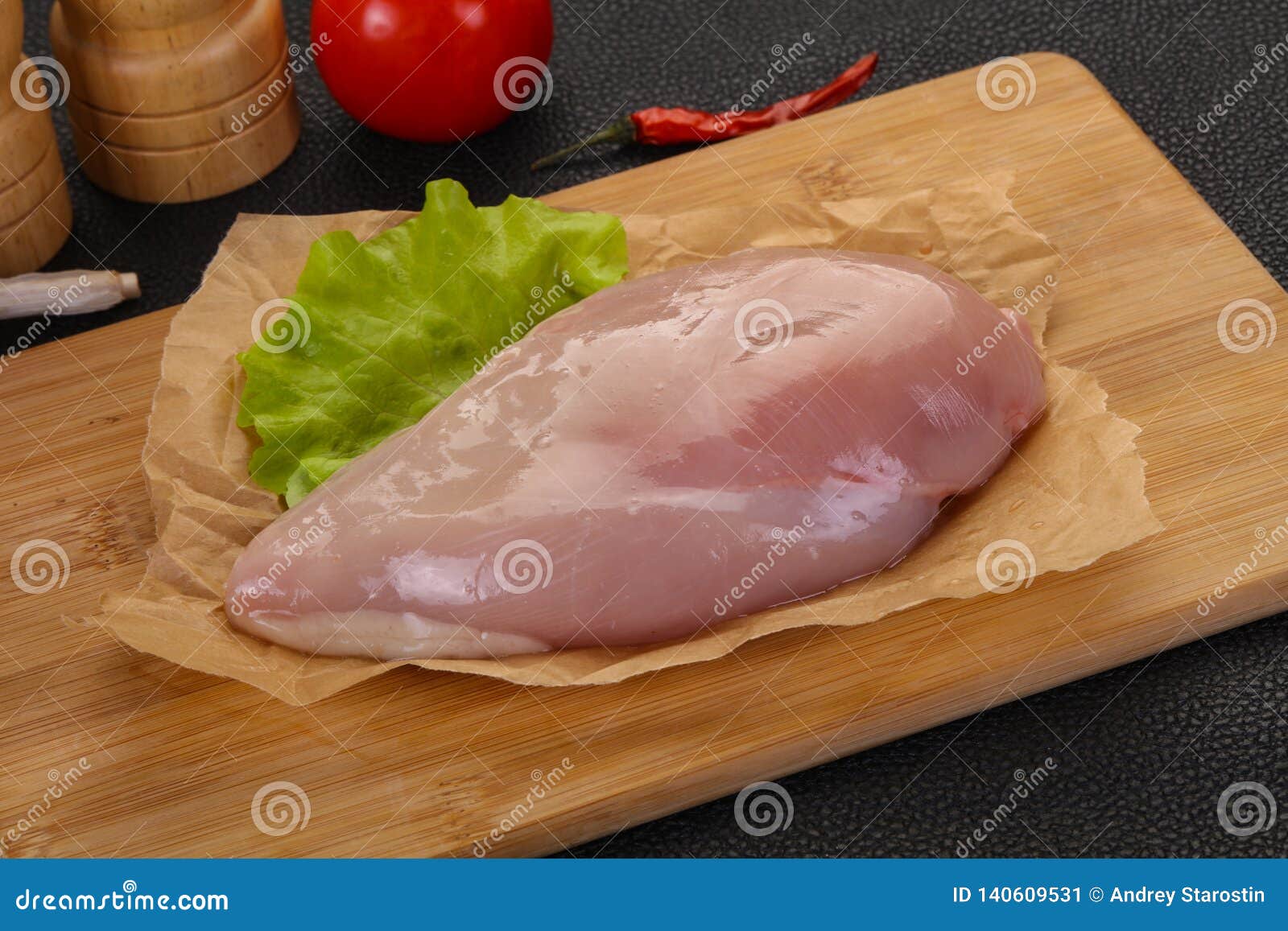 Pecho De Pollo Sin Procesar Imagen de archivo - Imagen de estudio ...