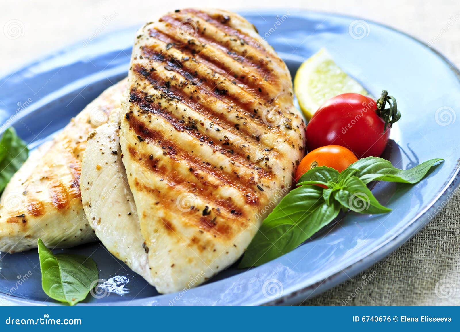 Pechos De Pollo Asados a La Parilla Foto de archivo - Imagen de ...