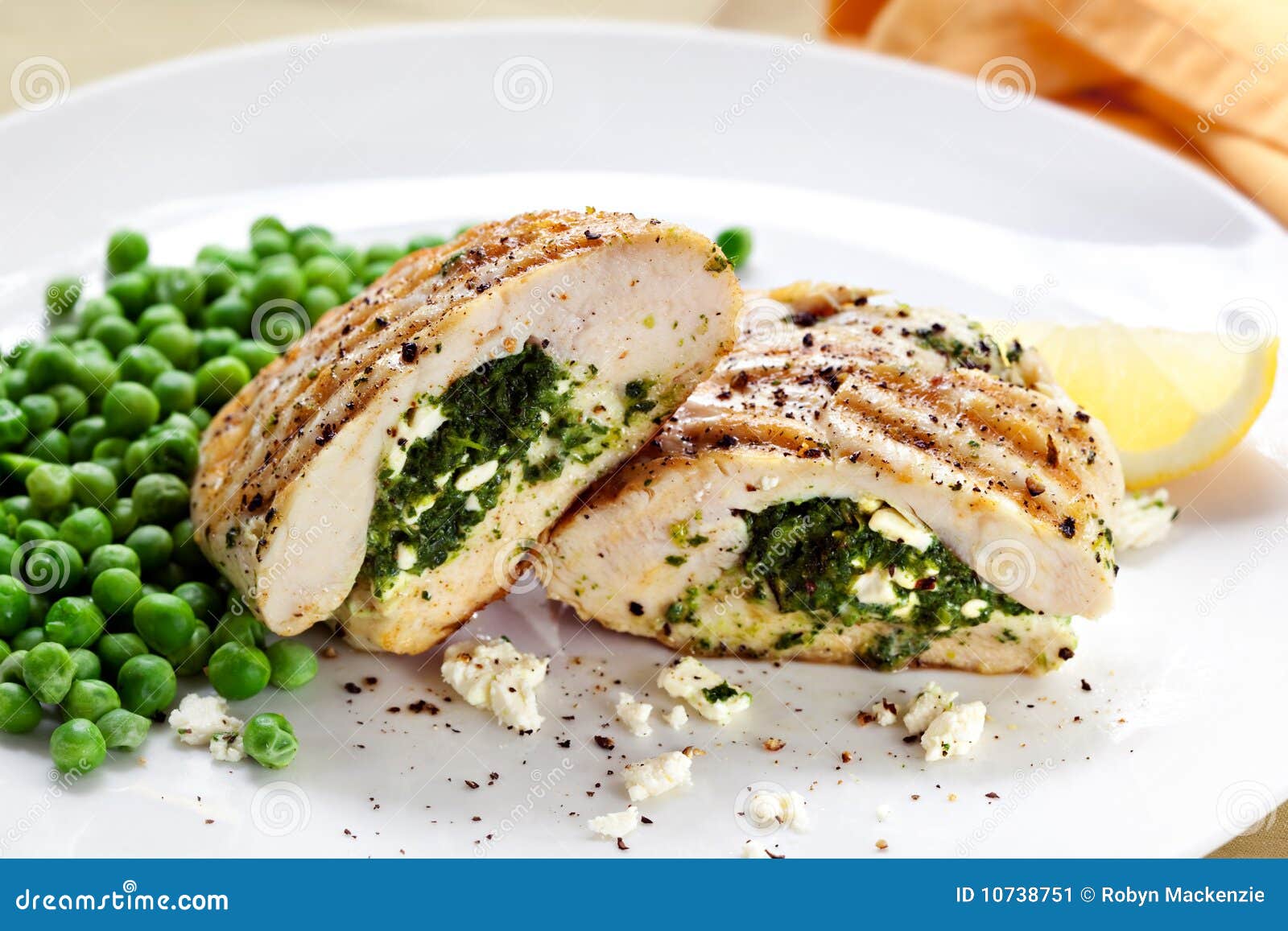 Pechos De Pollo Rellenos Con Espinaca Y Queso Feta Imagen de archivo ...