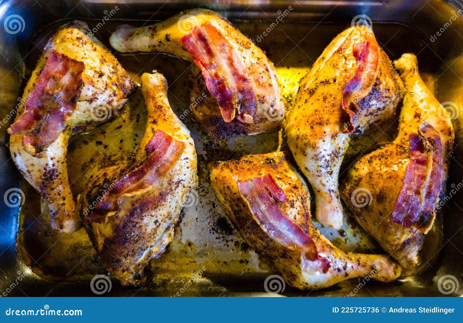 Pechuga de pollo adobada foto de archivo. Imagen de pimienta - 225725736