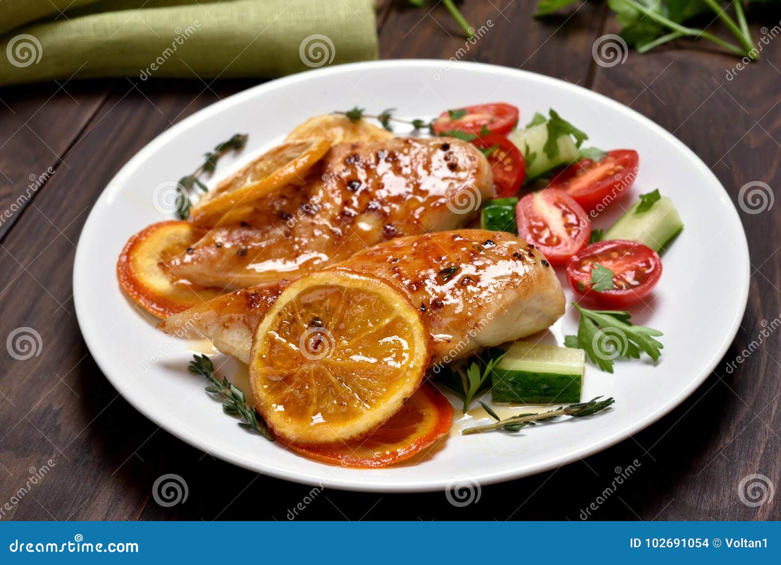 Pechuga De Pollo Asada Con La Salsa Anaranjada Foto de archivo - Imagen ...