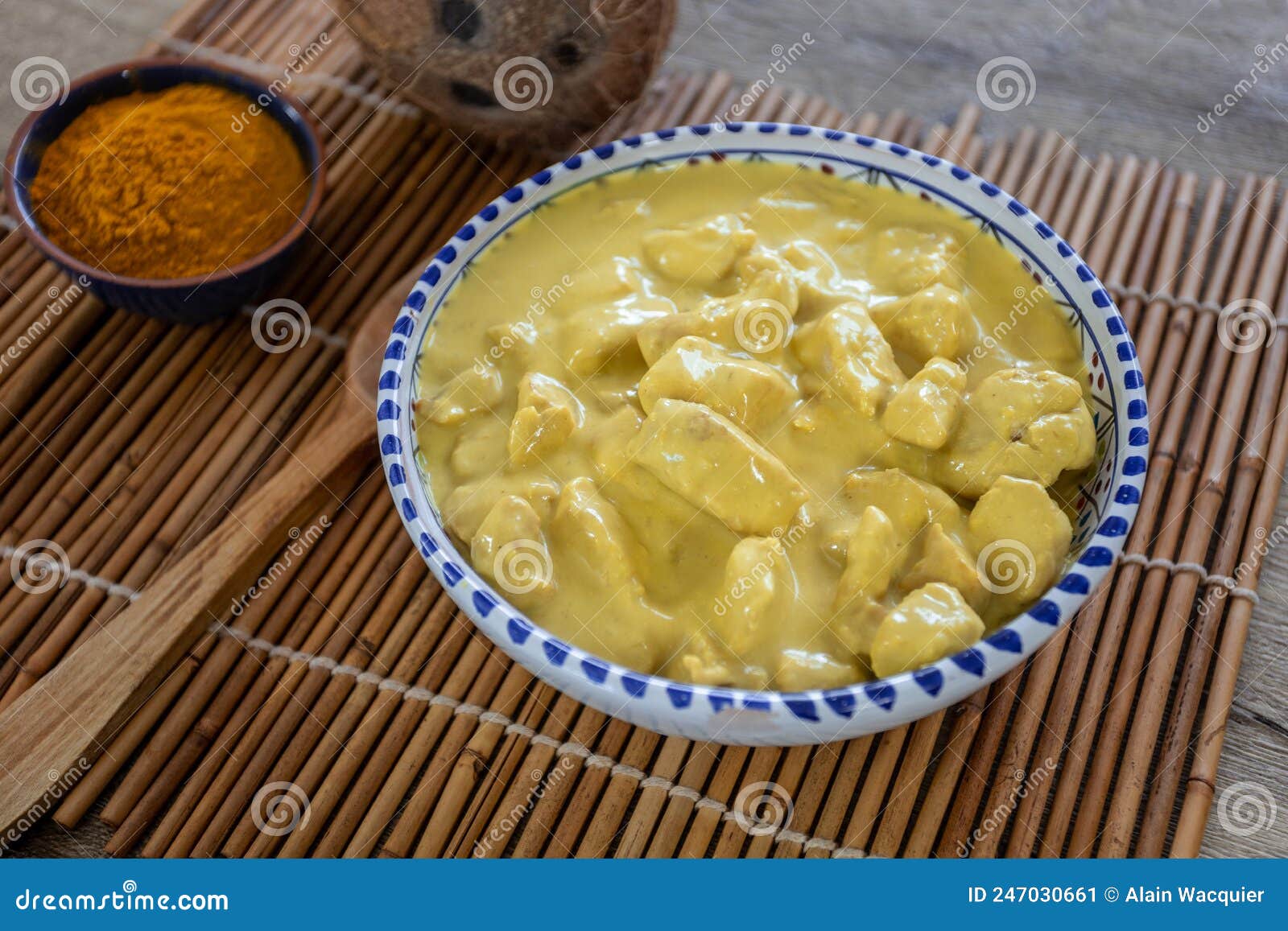Pechuga De Pollo Con Leche De Coco Al Curry Imagen de archivo - Imagen ...